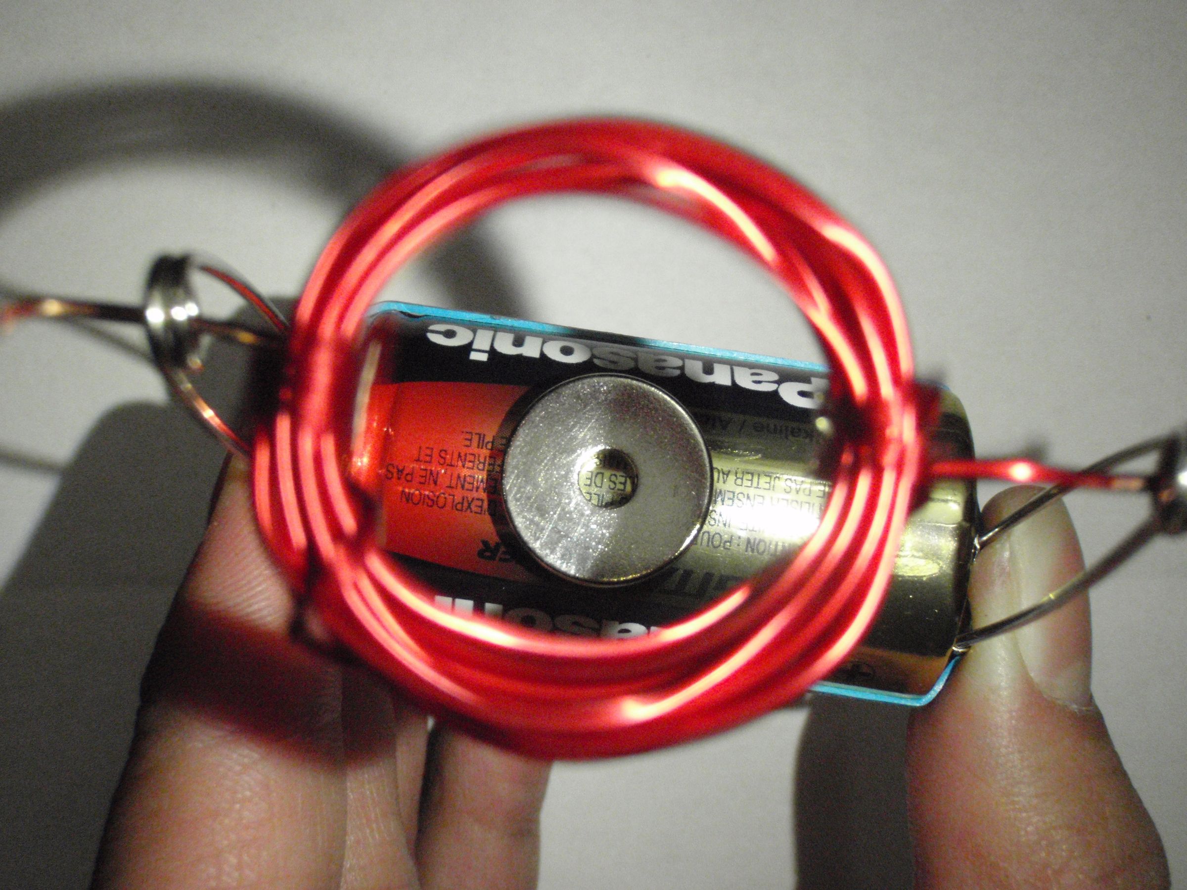 5 Minute DIY Motor : 5 Steps (with Pictures) - Instructables