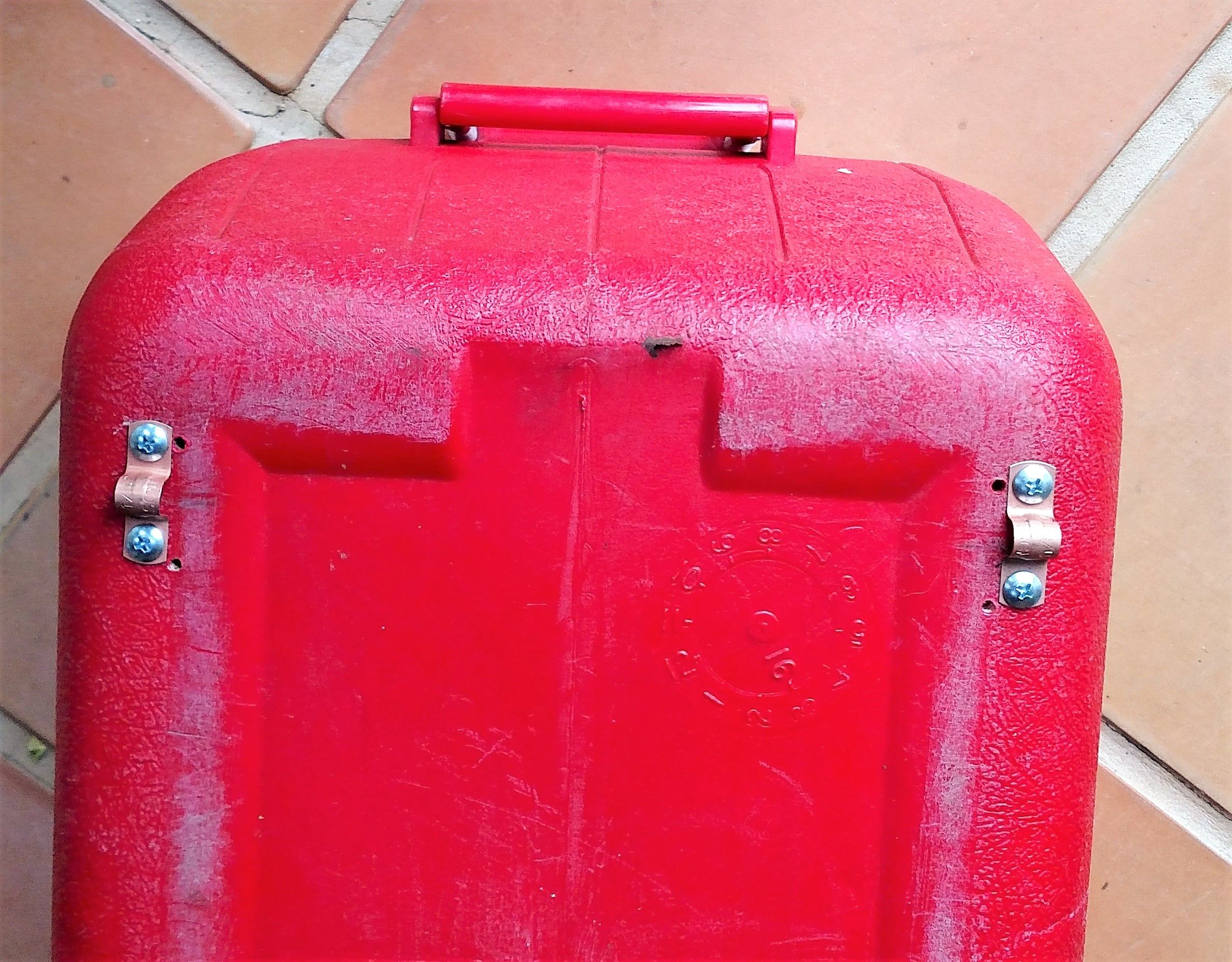 DIY Wheeled Cooler / Ice Chest : 8 Steps (with Pictures) - Instructables