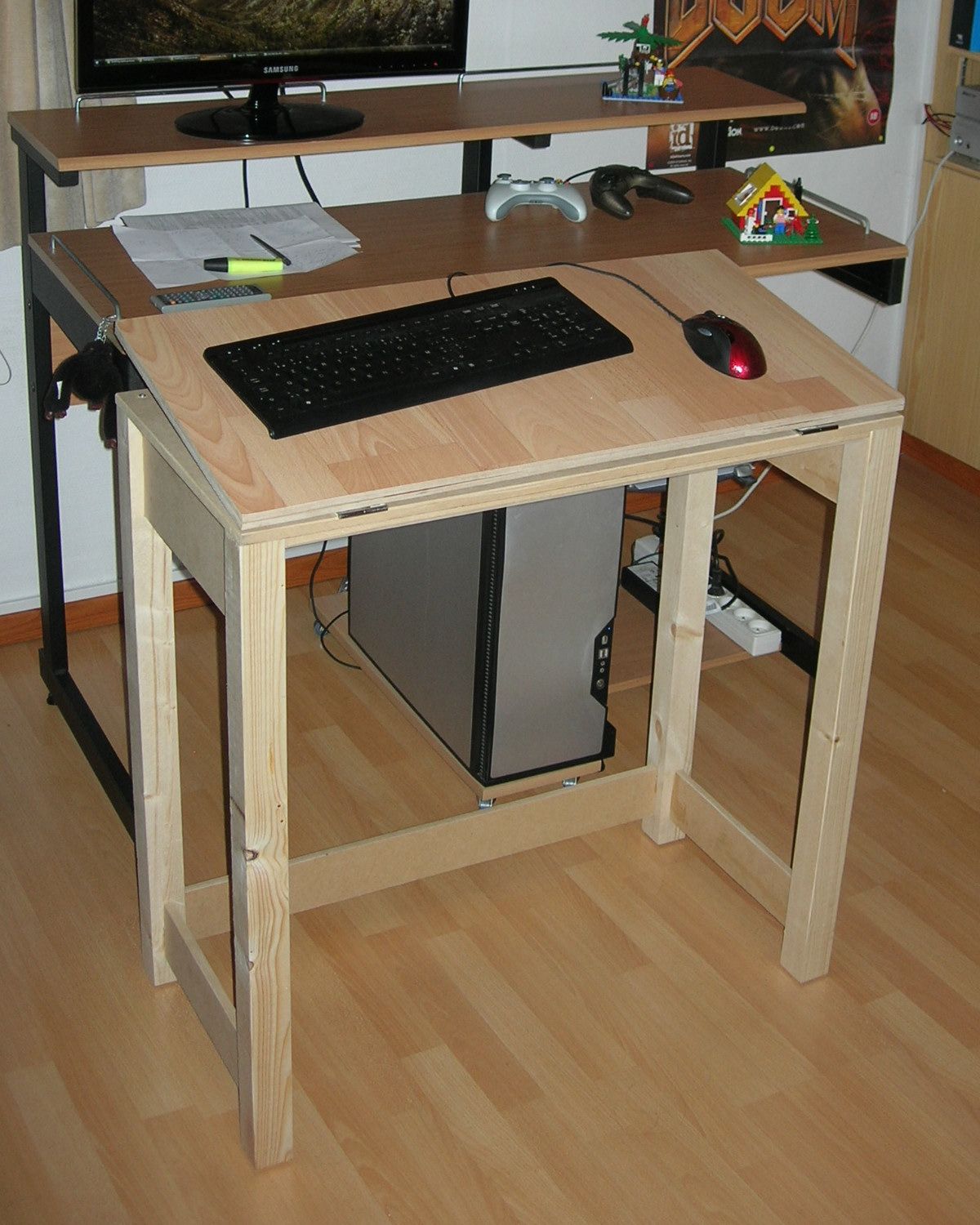Adjustable Drafting Table With Basic Tools and Materials : 4 Steps ...
