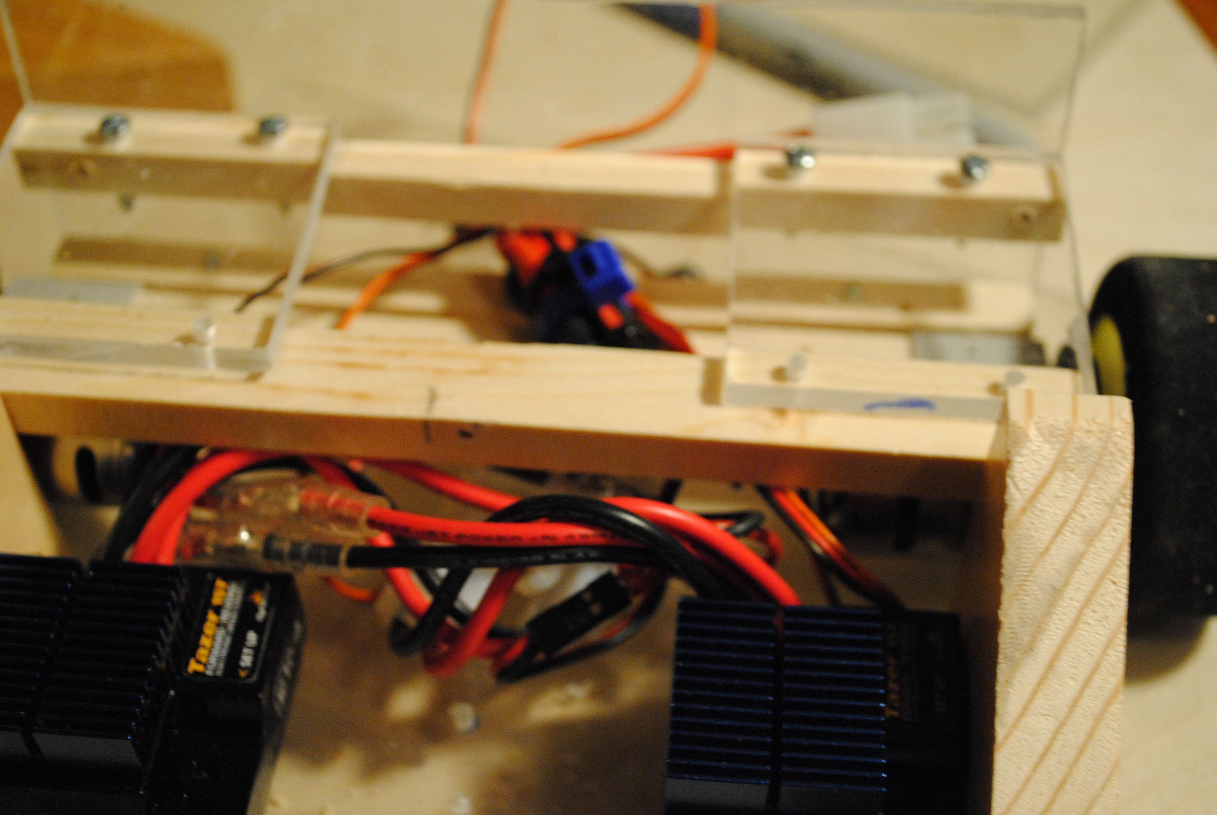How to Make a Sumo Bot (Science Olympiad 2011 Rules) : 14 Steps (with Pictures) - Instructables