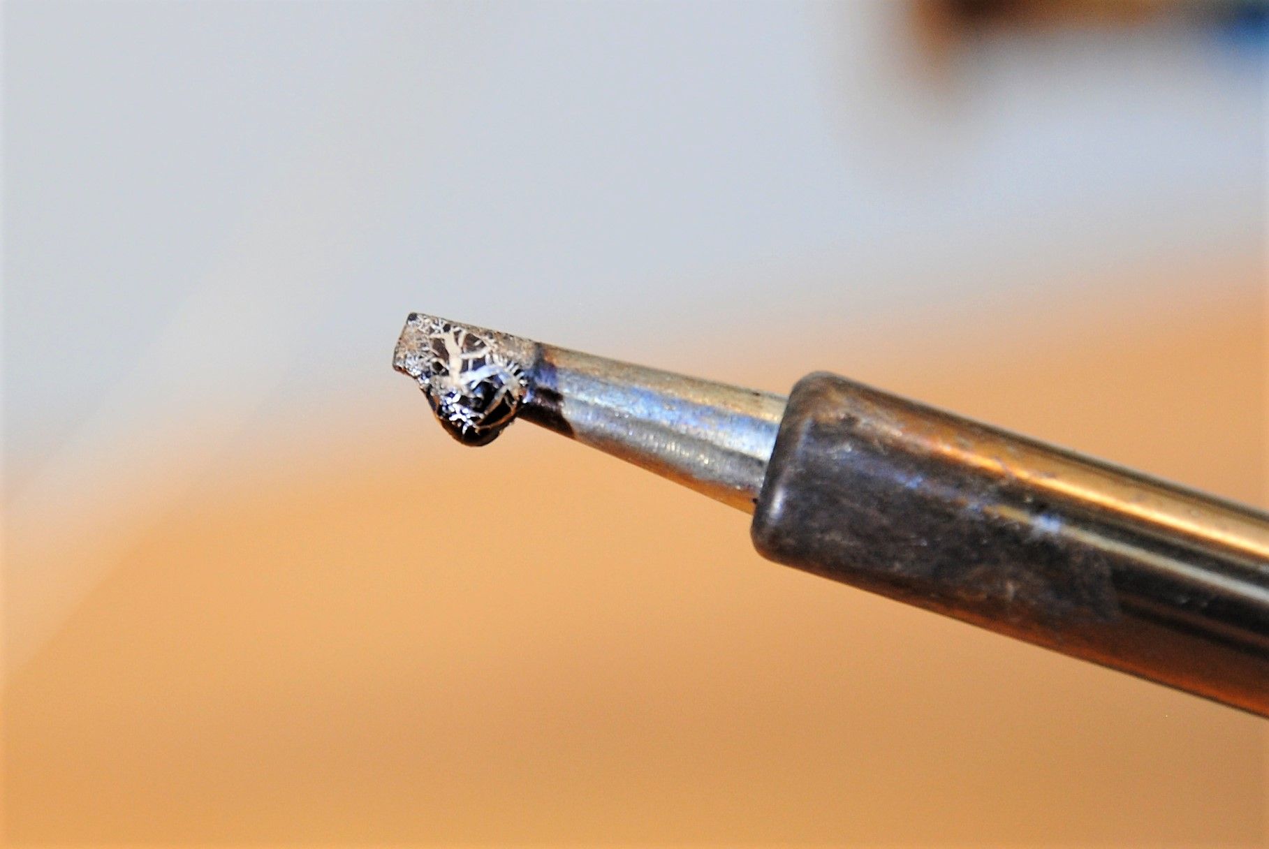 How to Desolder Electronic Components From Circuit Boards - 7 Tips ...