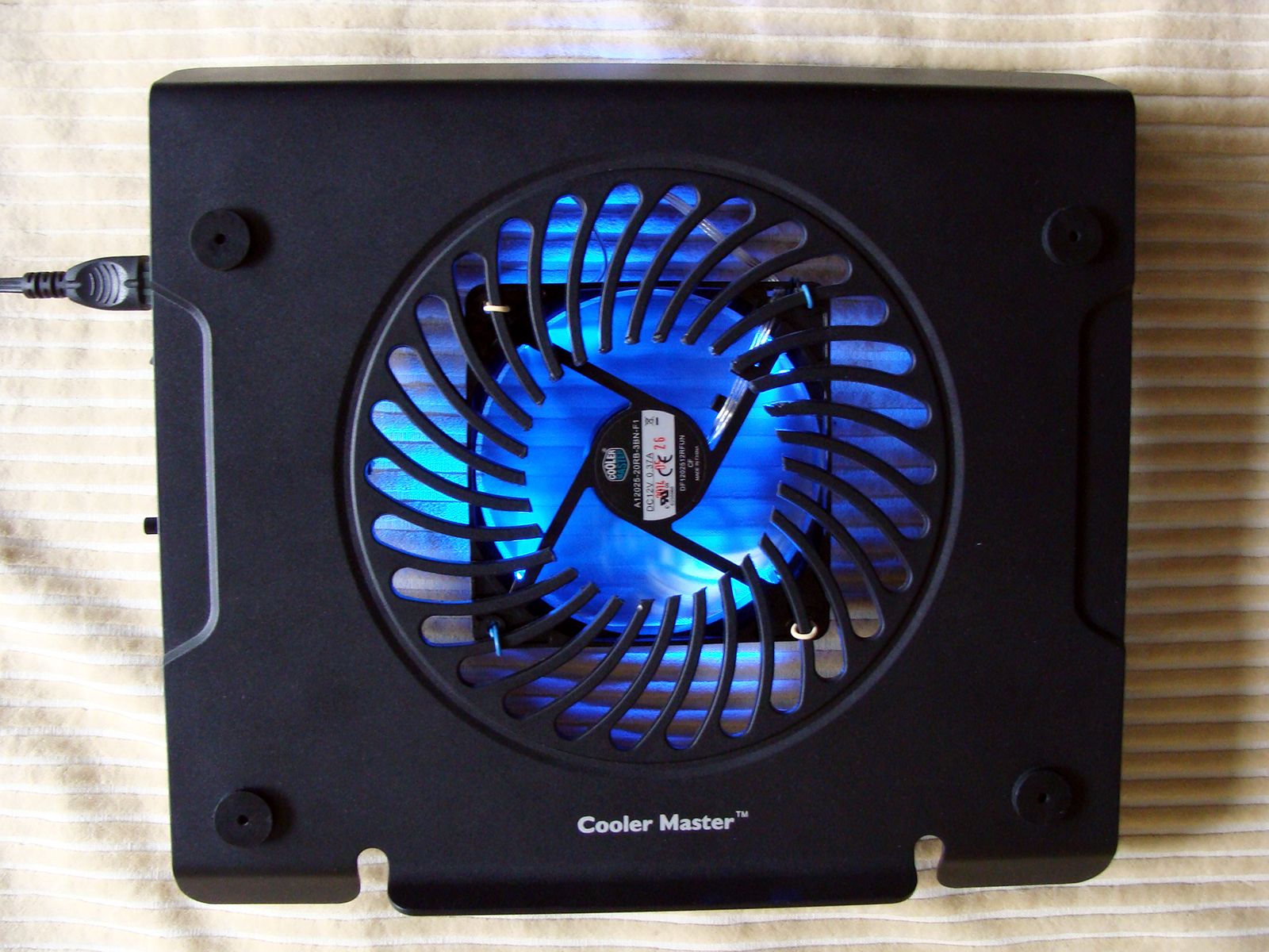 Upgrade Your Laptop Cooling Pad : 8 Steps (with Pictures) - Instructables