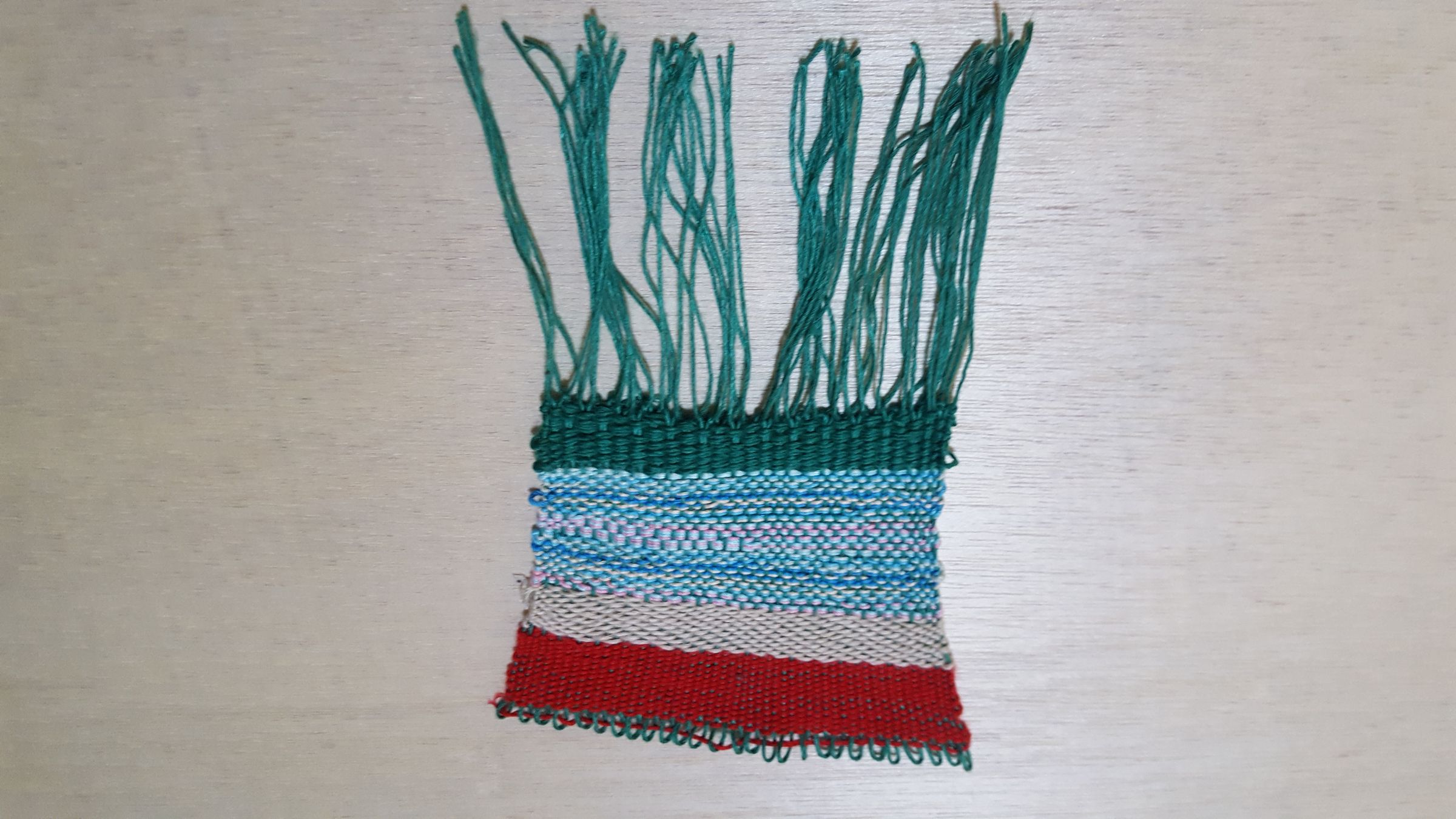 Basic Weaving Loom and Weaving Techniques : 6 Steps (with Pictures ...