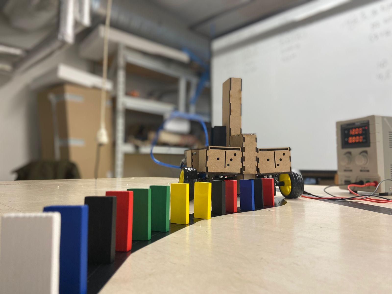 Domino Stack Bot : 13 Steps (with Pictures) - Instructables