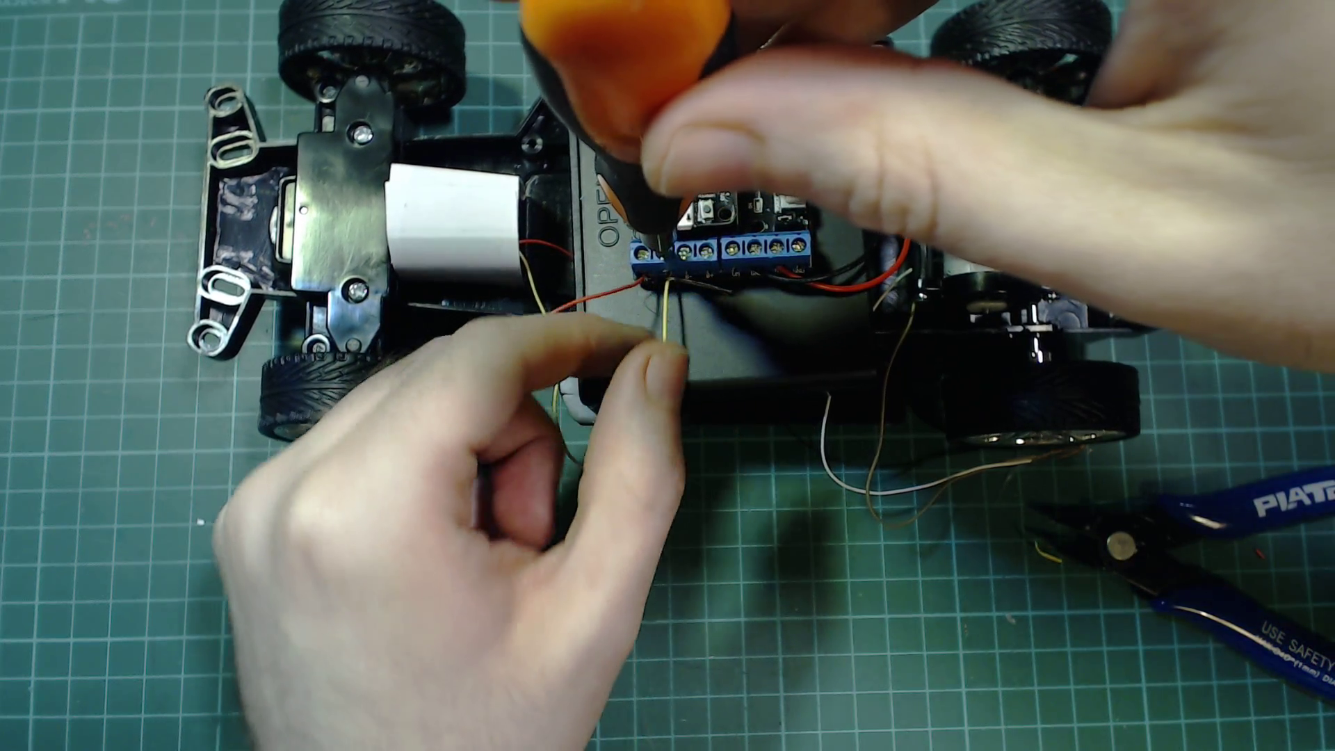 Simple WiFi Controlled RC Car : 7 Steps (with Pictures) - Instructables