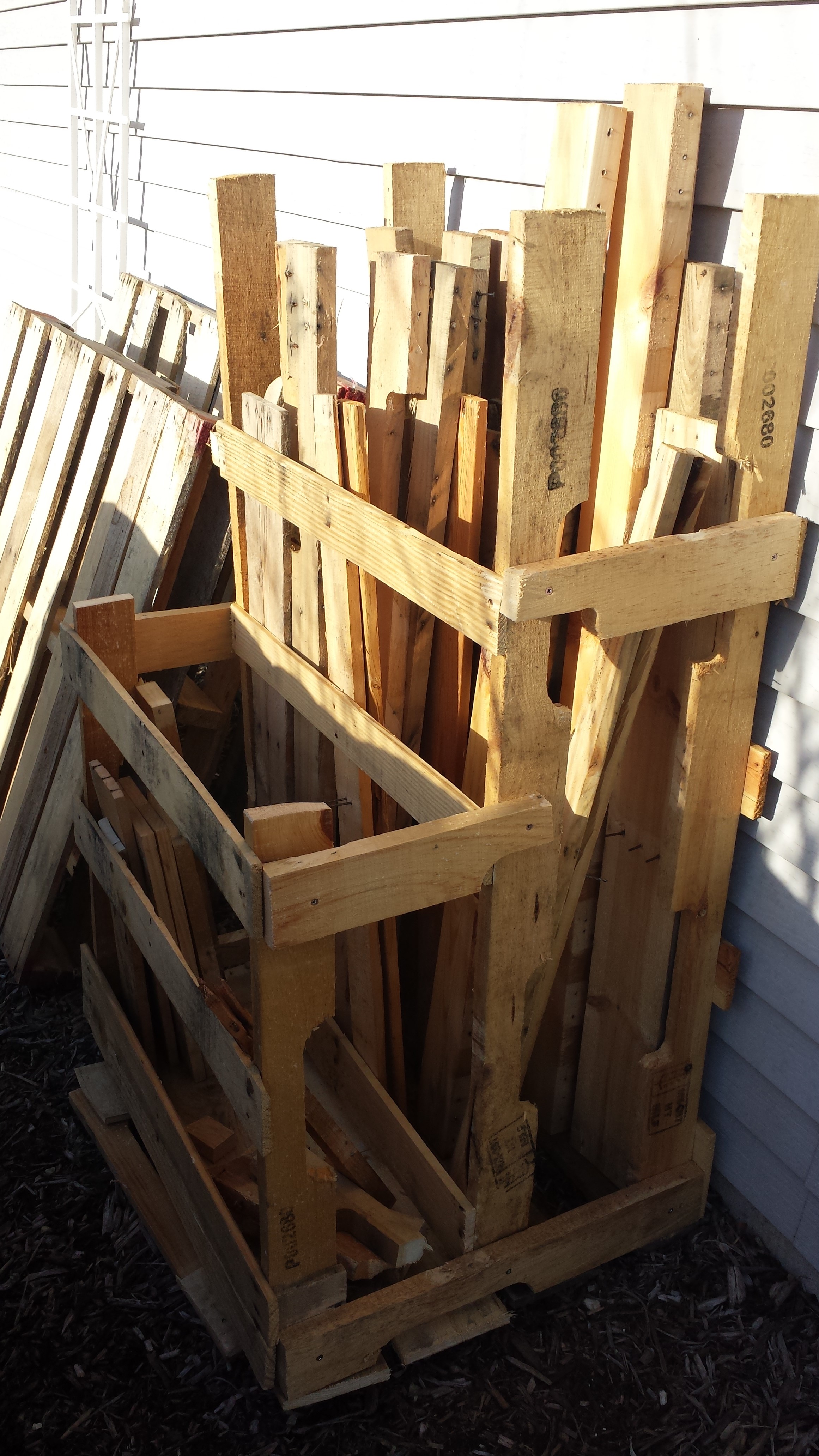 The P.A.L.L.E.T. (Pallet and Loose Lumber Enclosure Tower) : 4 Steps ...