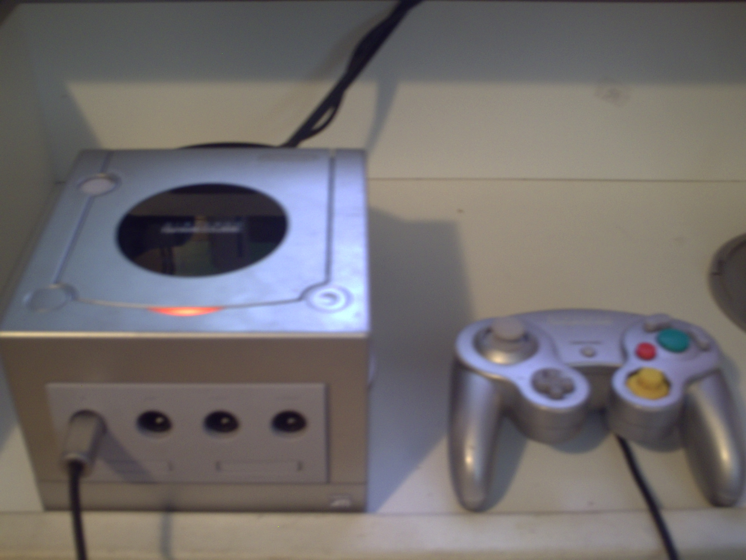 How to Replace the Power Light in Your Nintendo Gamecube : 6 Steps ...