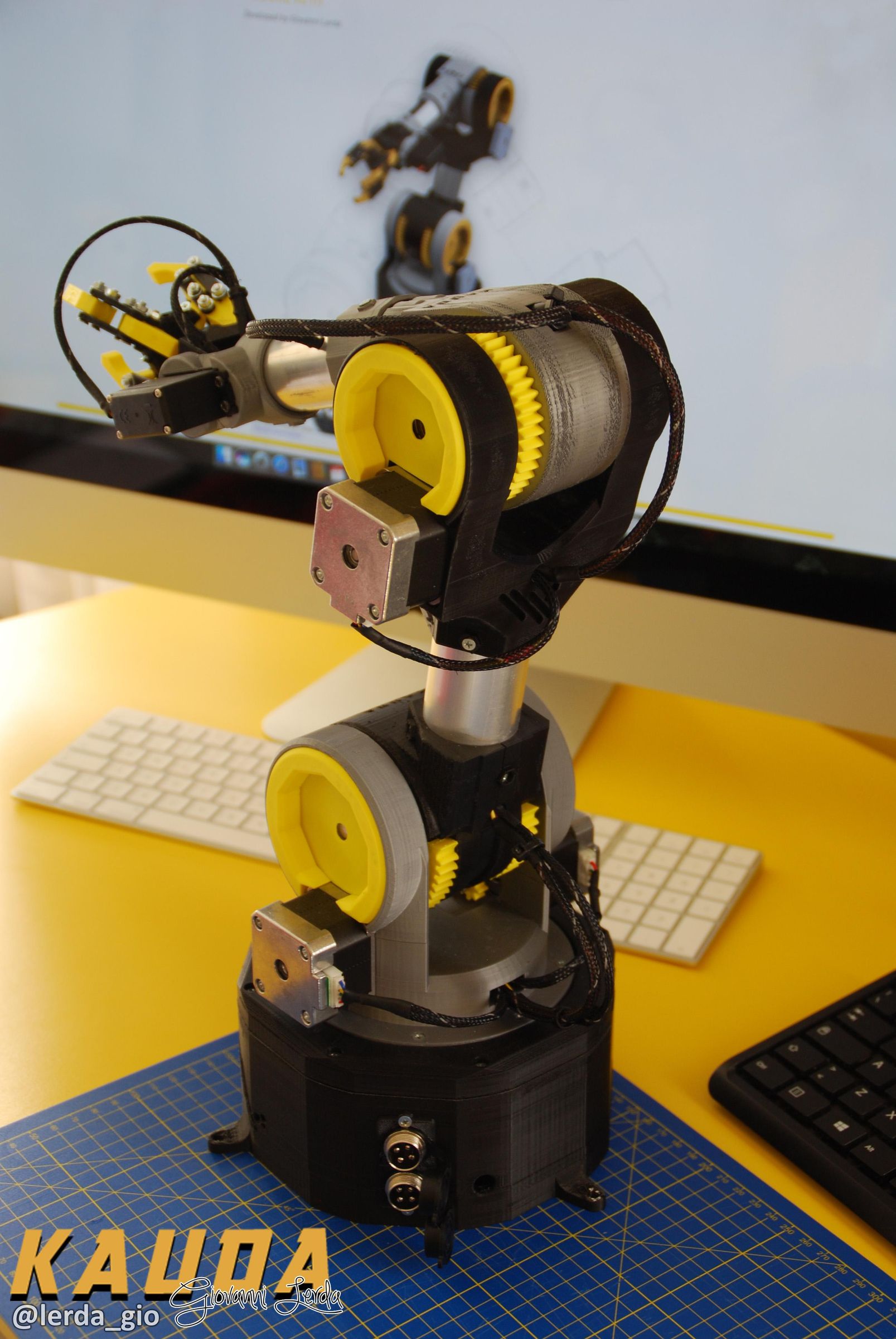 KAUDA Robotic Arm : 12 Steps - Instructables