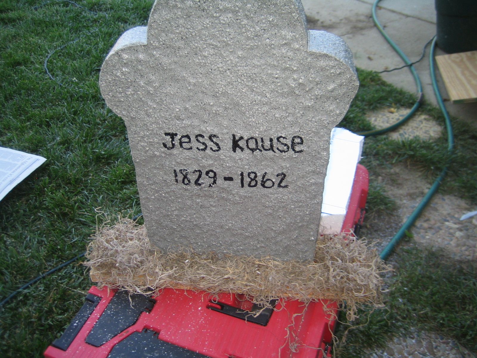 Simple Tombstone : 7 Steps - Instructables