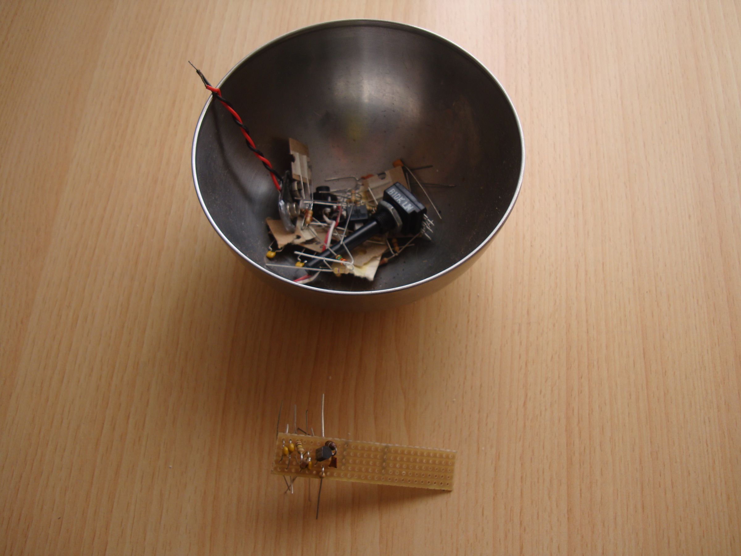 Easy Theremin : 6 Steps (with Pictures) - Instructables
