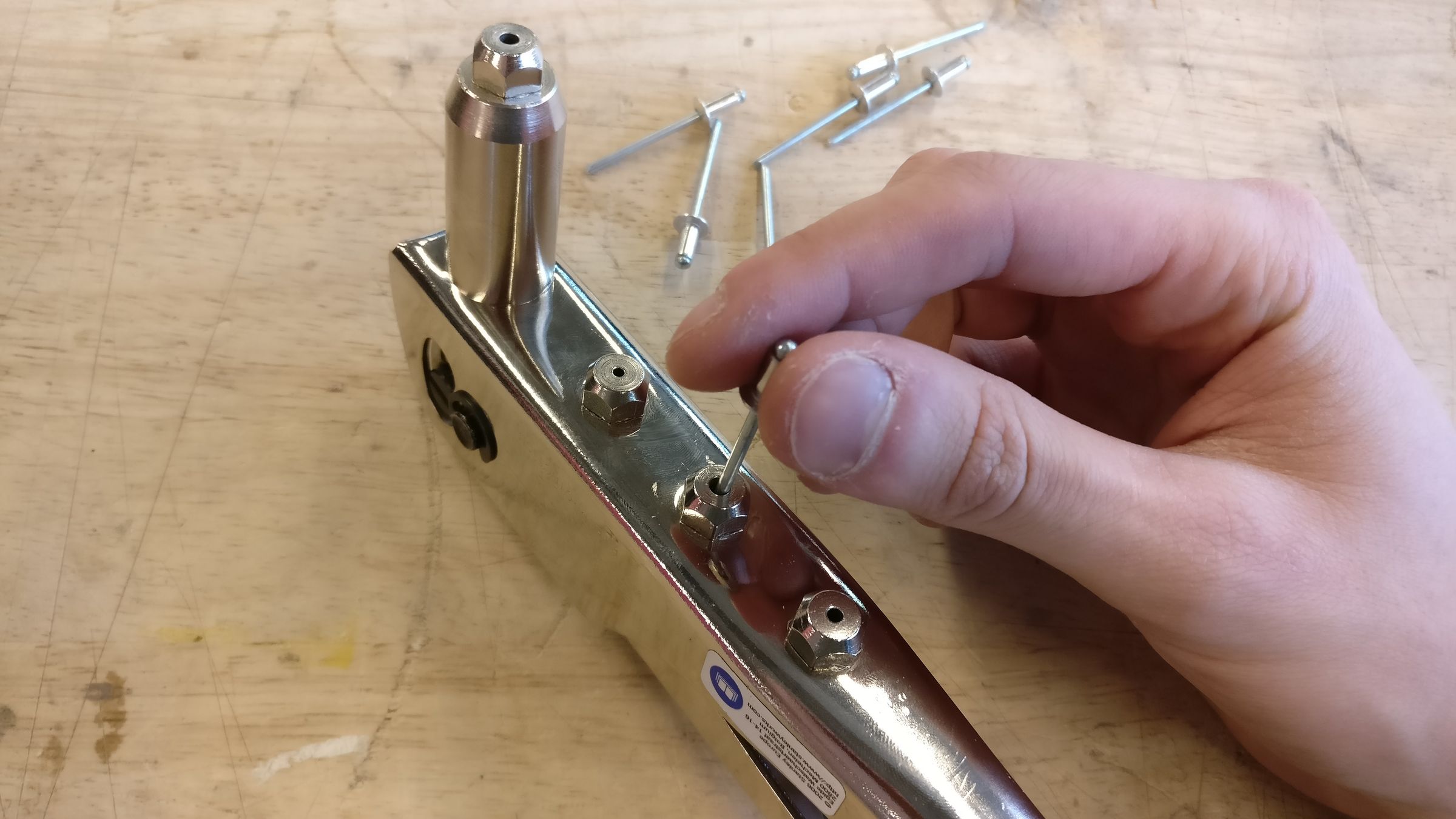 Mechanical Connection: Pop Rivets Werkplaatsidc : 15 Steps (with ...