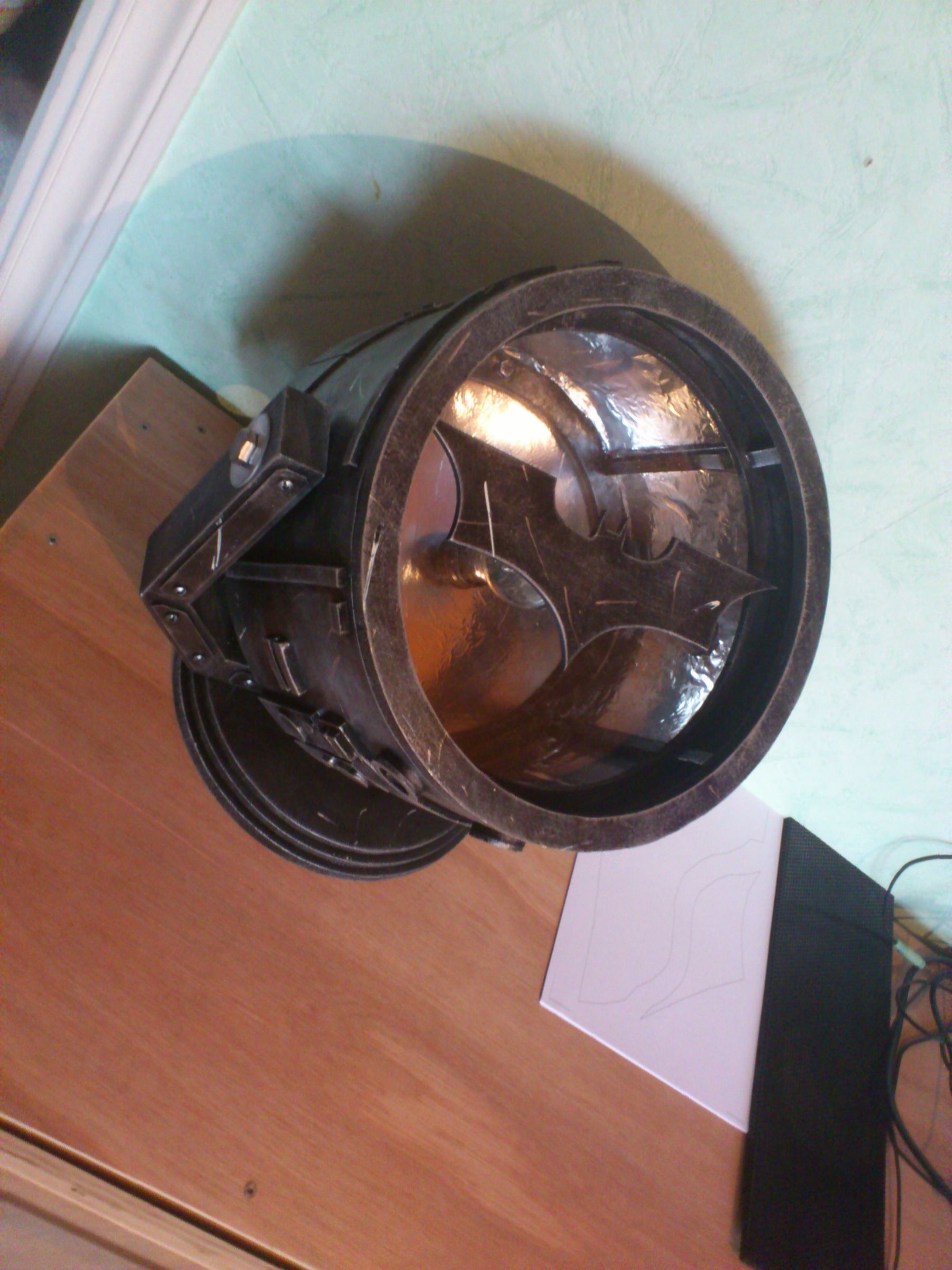 How to Make a BAT-signal : 8 Steps (with Pictures) - Instructables