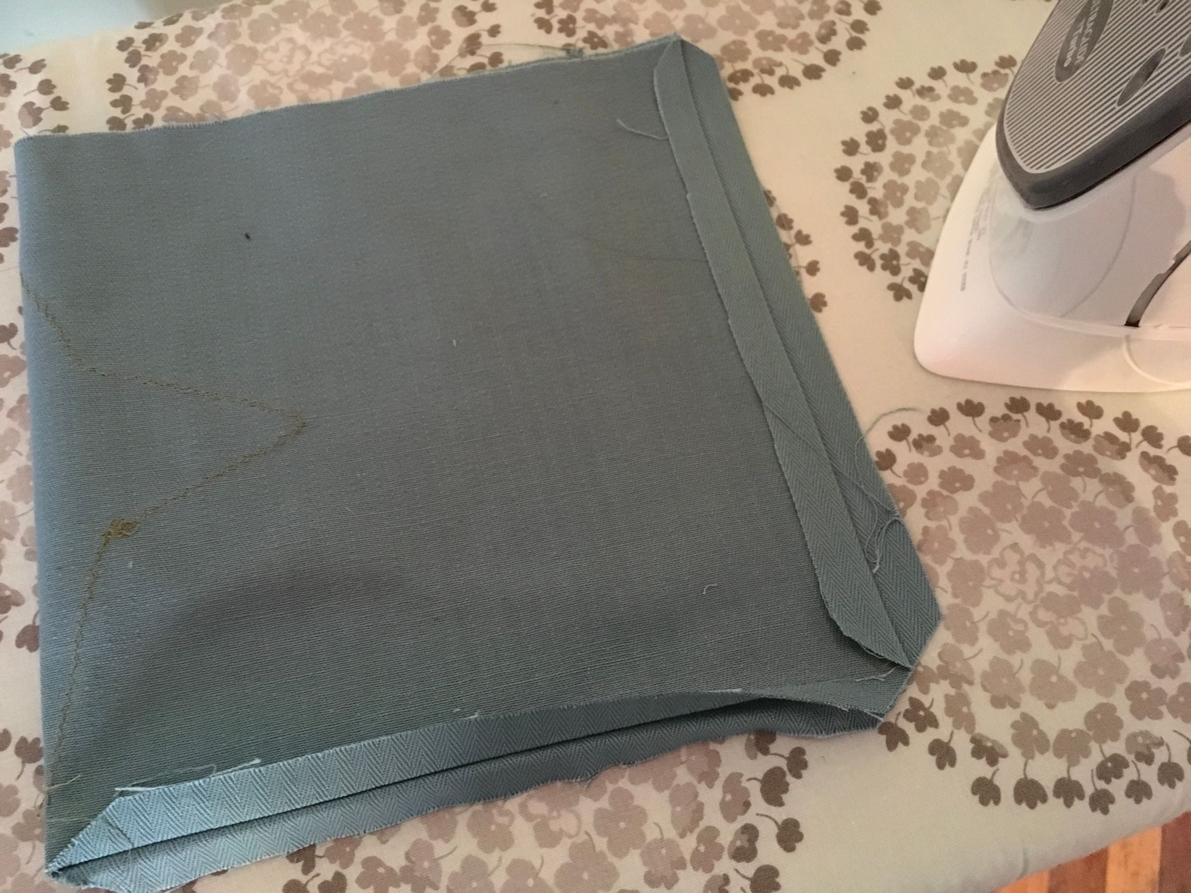 Easy Sew Pyramid Doorstop : 6 Steps (with Pictures) - Instructables