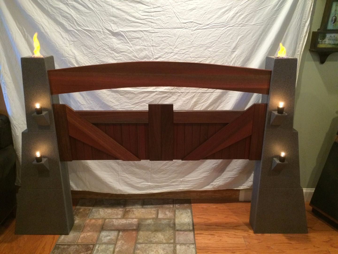 Jurassic Park Gate Headboard : 19 Steps (with Pictures) - Instructables