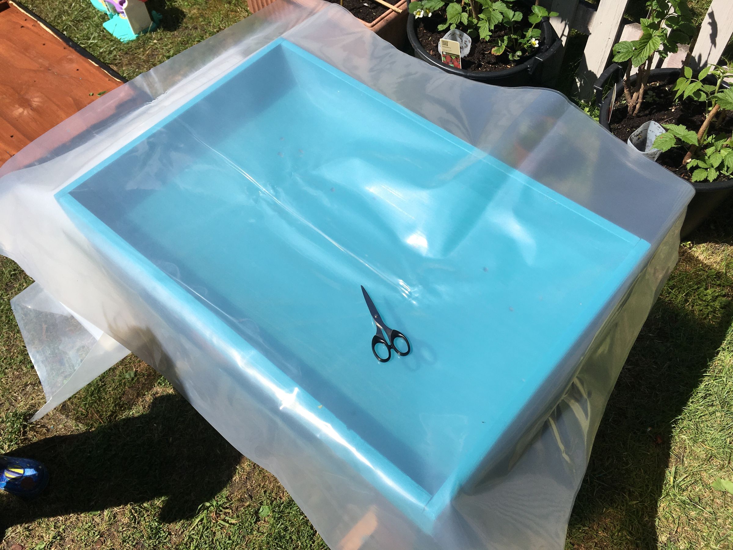 Quick & Cheap Outdoor Water Tray for Kids : 16 Steps (with Pictures ...