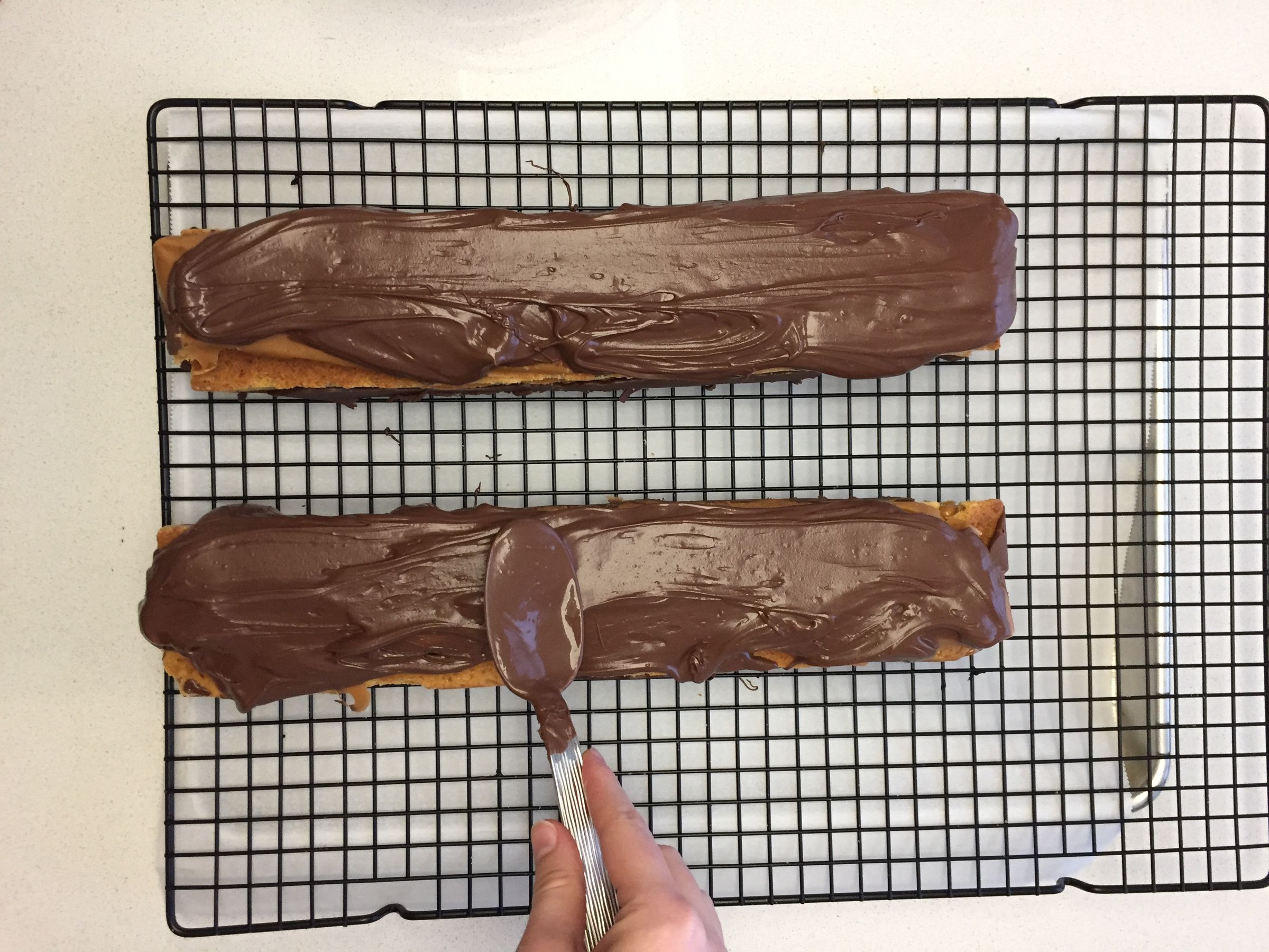 Giant Twix Bars! : 7 Steps (with Pictures) - Instructables