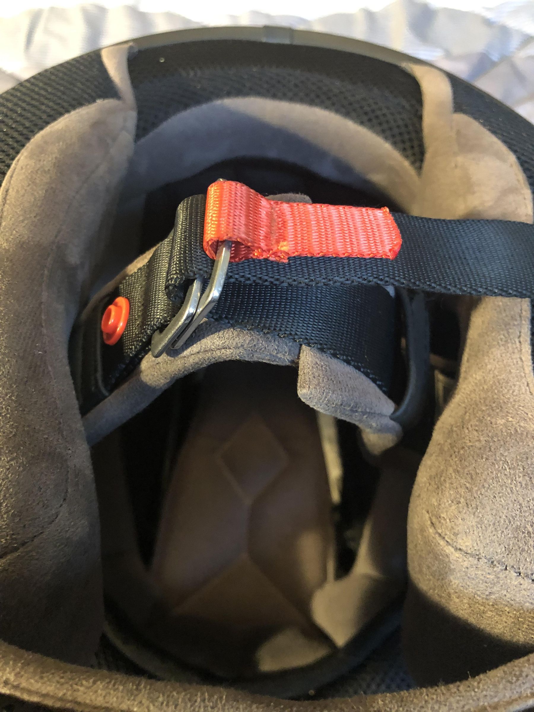 How to Properly Put on a Motorcycle Helmet : 5 Steps - Instructables