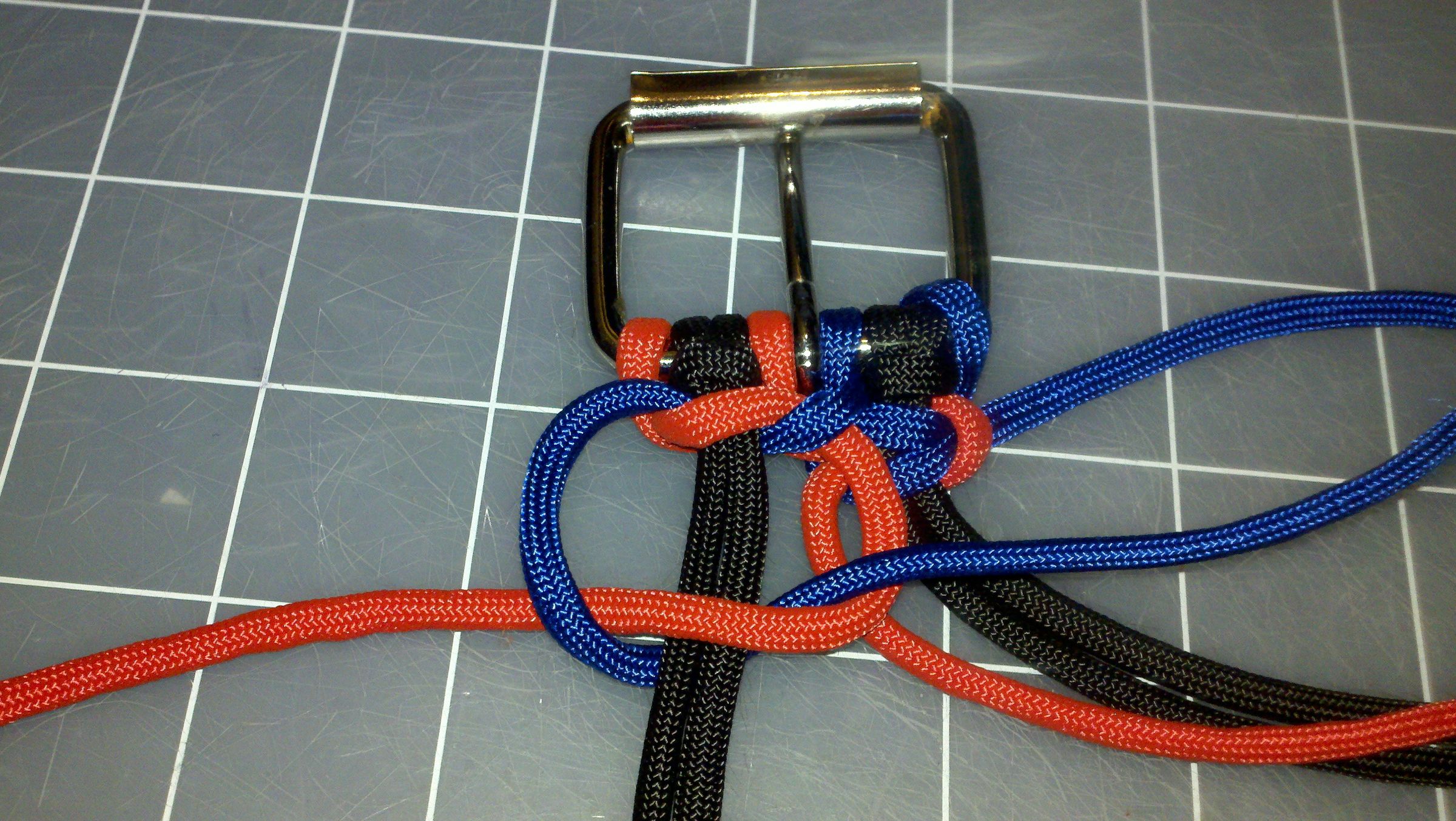 Double Cobra Knot Paracord Belt : 8 Steps (with Pictures) - Instructables