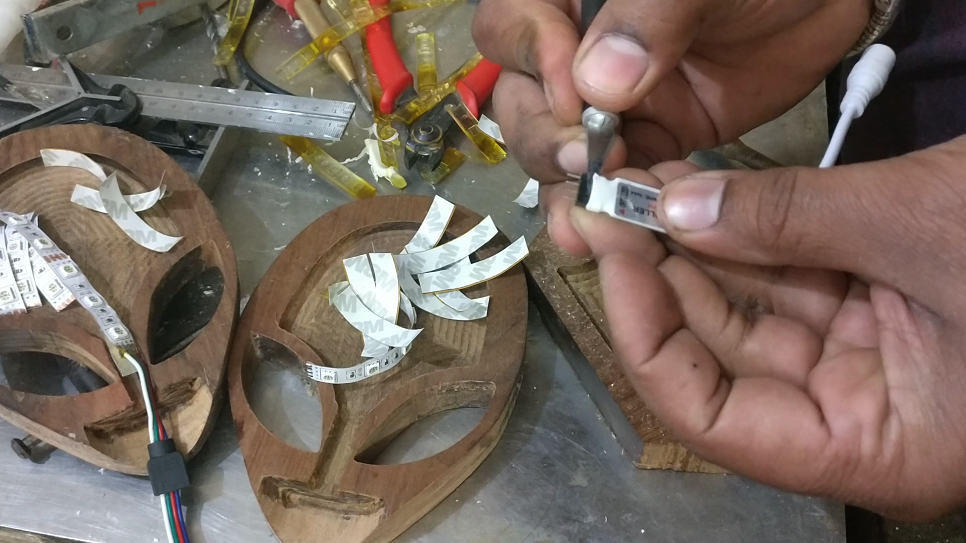 RGB Alienware Headphone Stand : 13 Steps (with Pictures) - Instructables