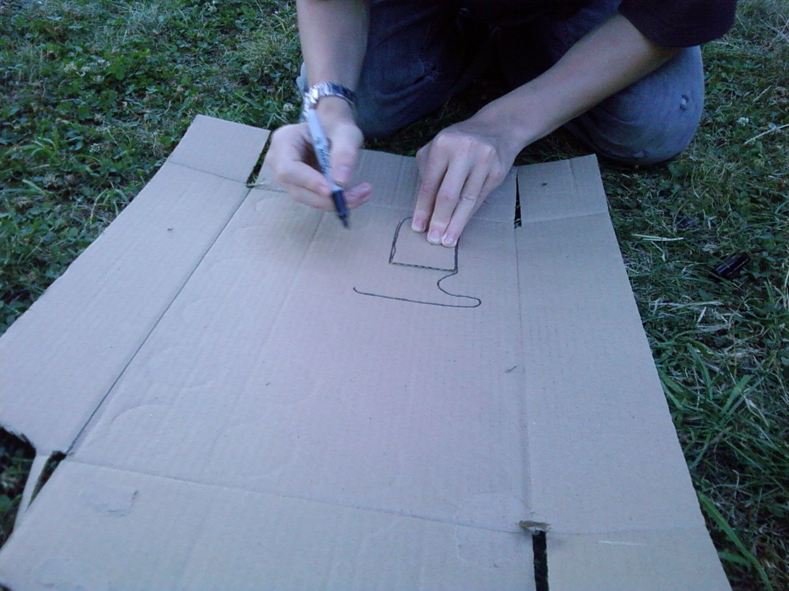 Cardboard Cell Phone Case. : 9 Steps - Instructables