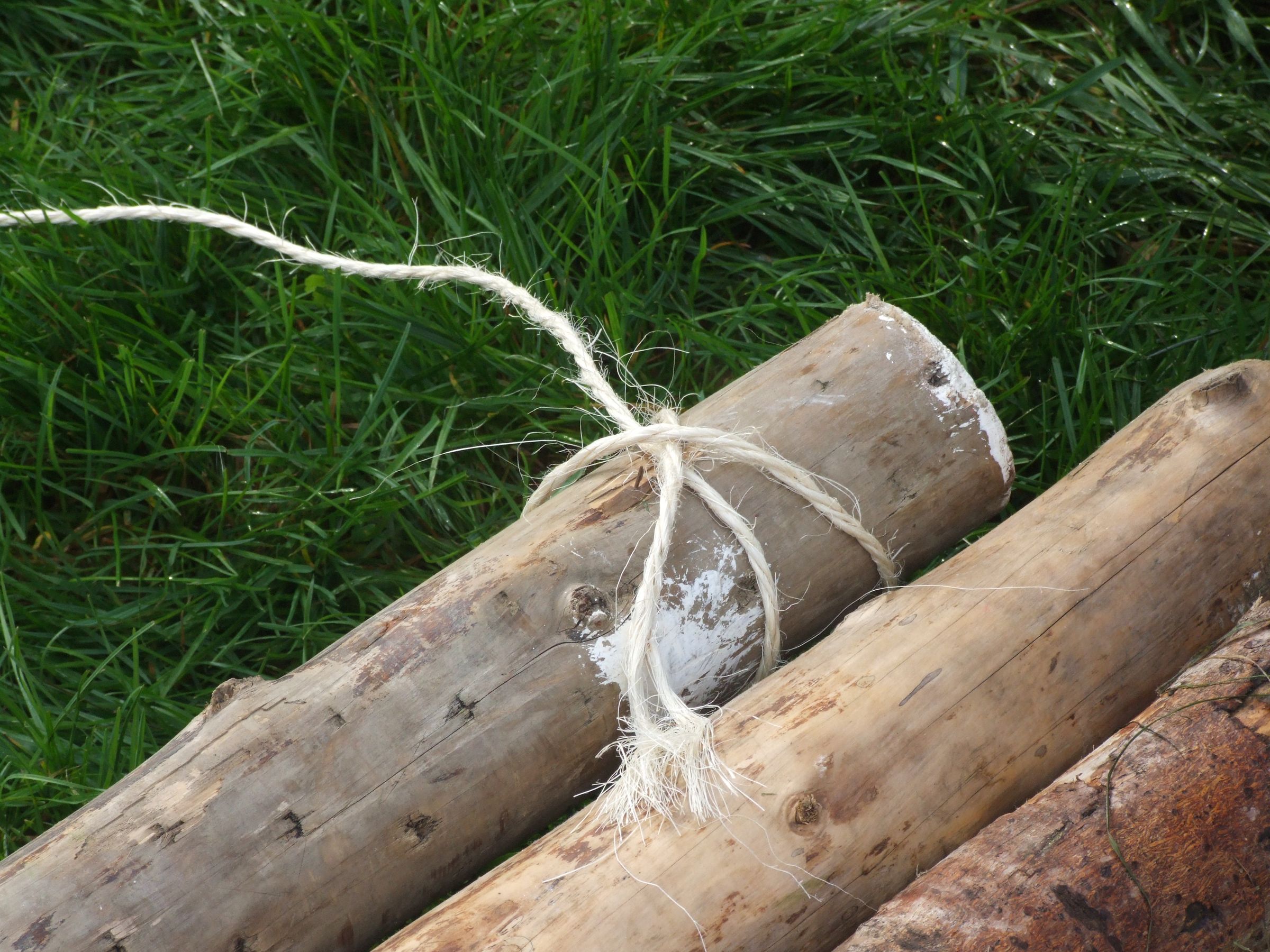 Figure of 8 Lashing (Tripod Lashing) : 6 Steps - Instructables