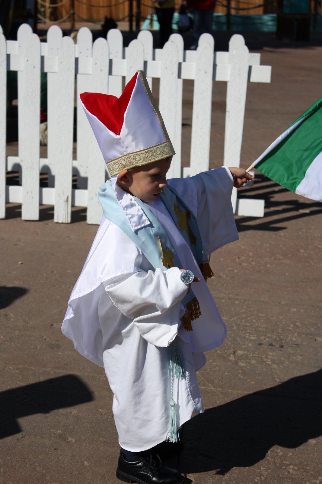 Easy Pope Costume (optionally No Sew!) : 5 Steps - Instructables