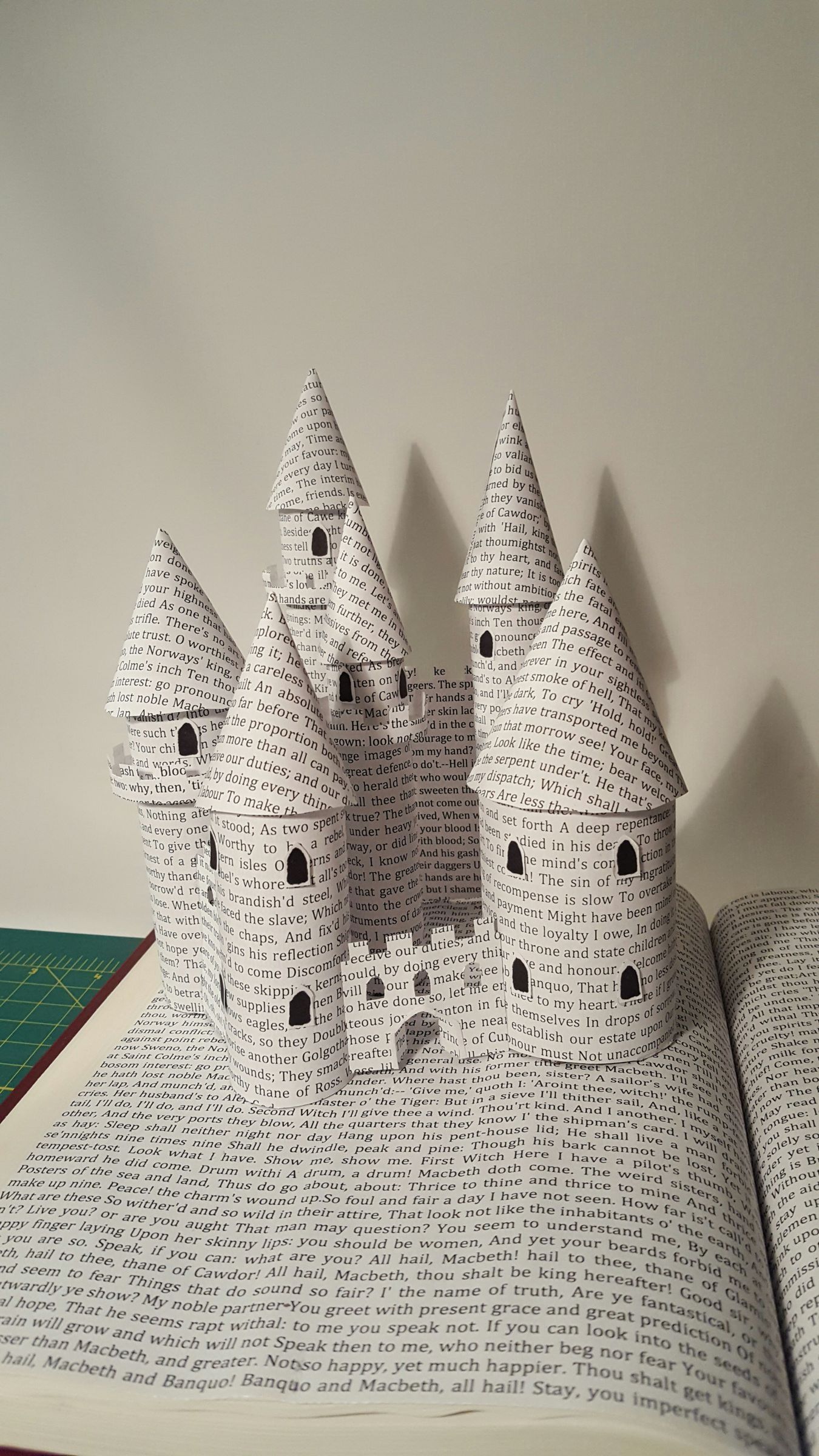 Book Diorama Made From a Book : 7 Steps (with Pictures) - Instructables
