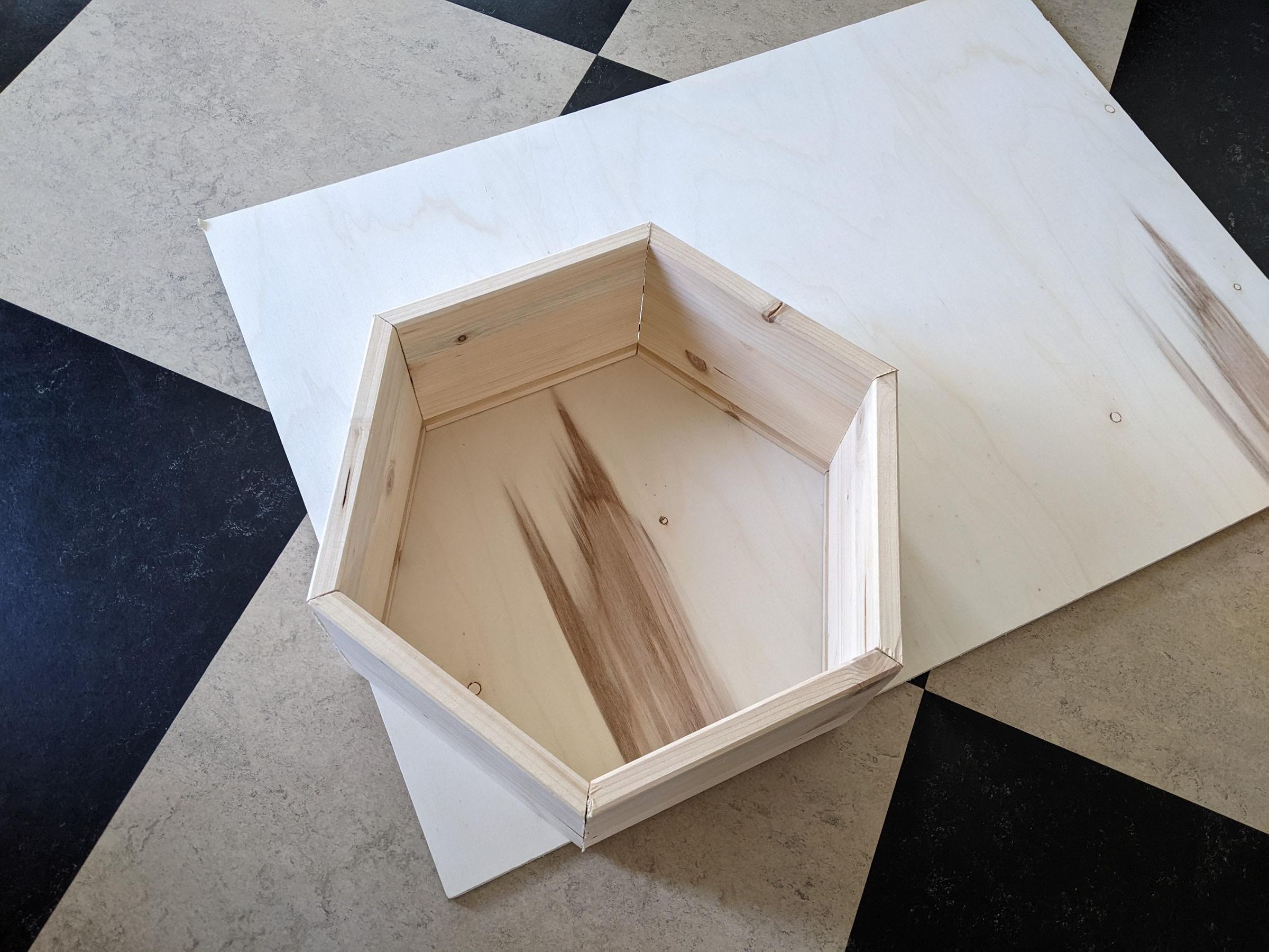 Hexagon Shelf : 10 Steps (with Pictures) - Instructables