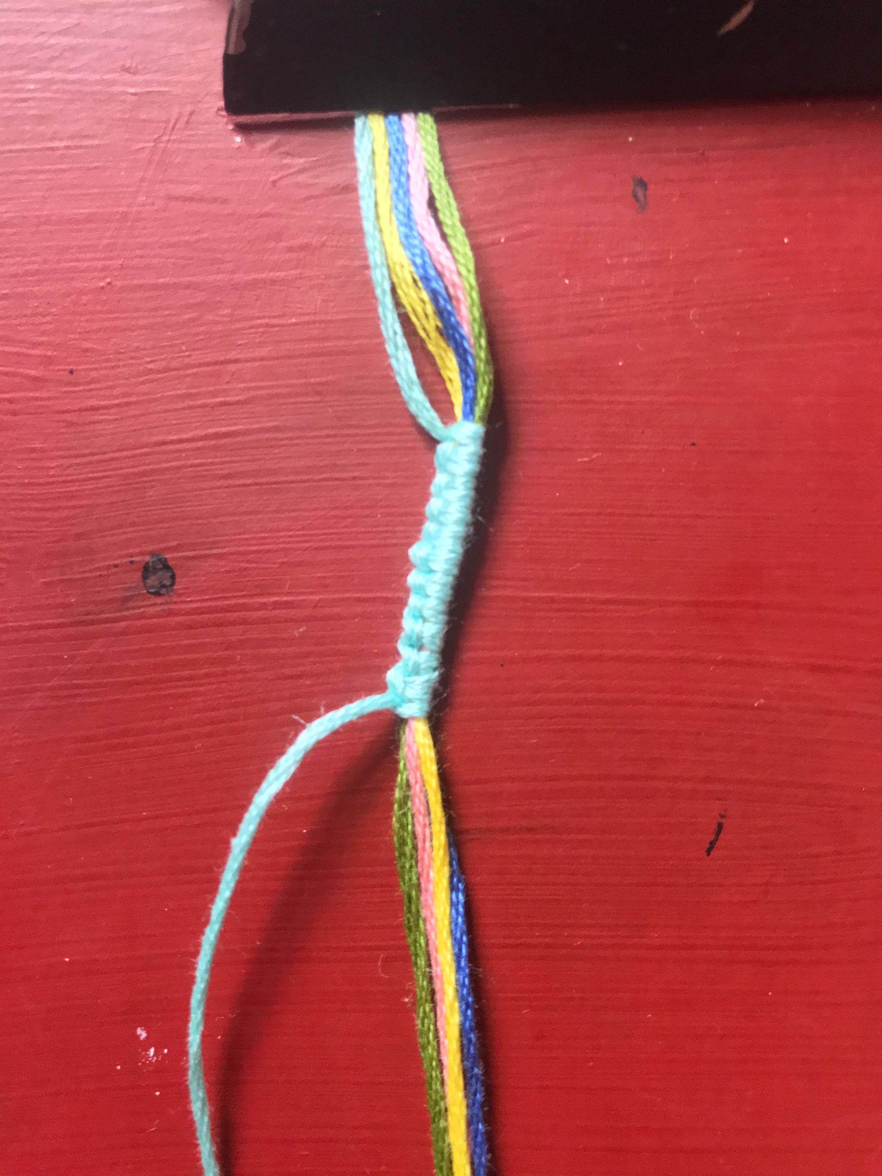 Friendship Bracelet With Teardrop Loop and Triangle Ending : 7 Steps ...