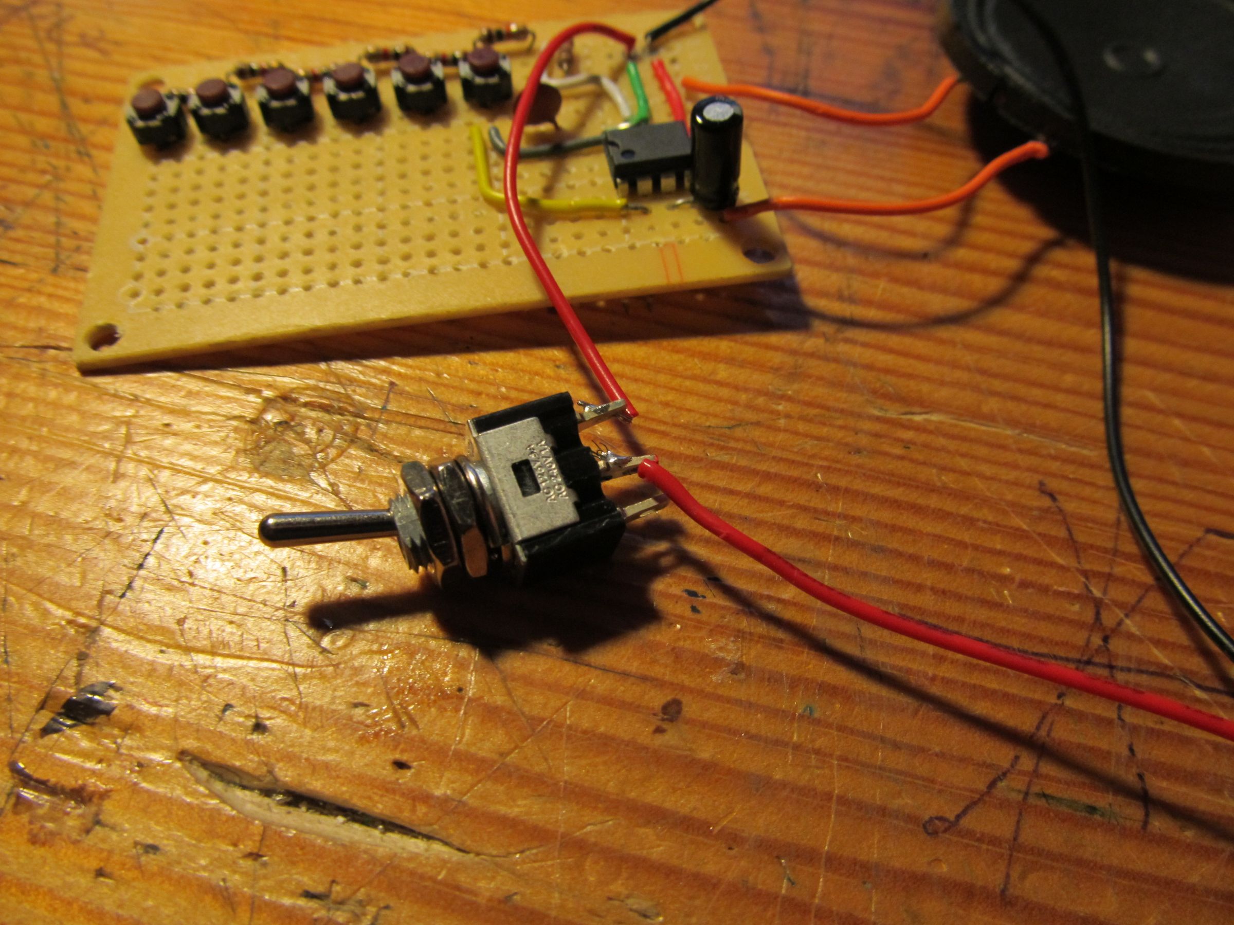 How to Make an Electronic Piano With a 555 IC : 16 Steps - Instructables