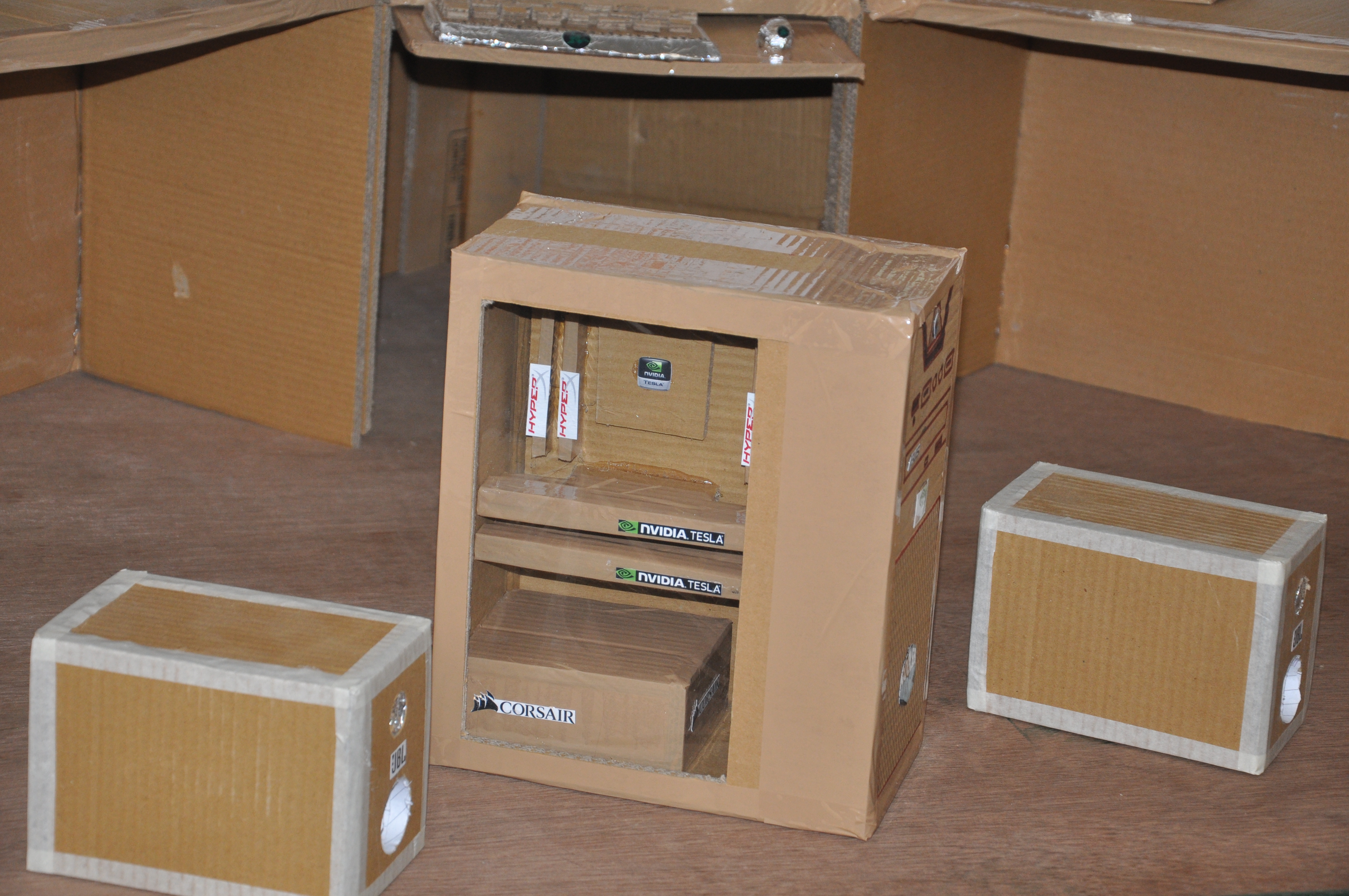 Cardboad Computer Desk : 5 Steps (with Pictures) - Instructables