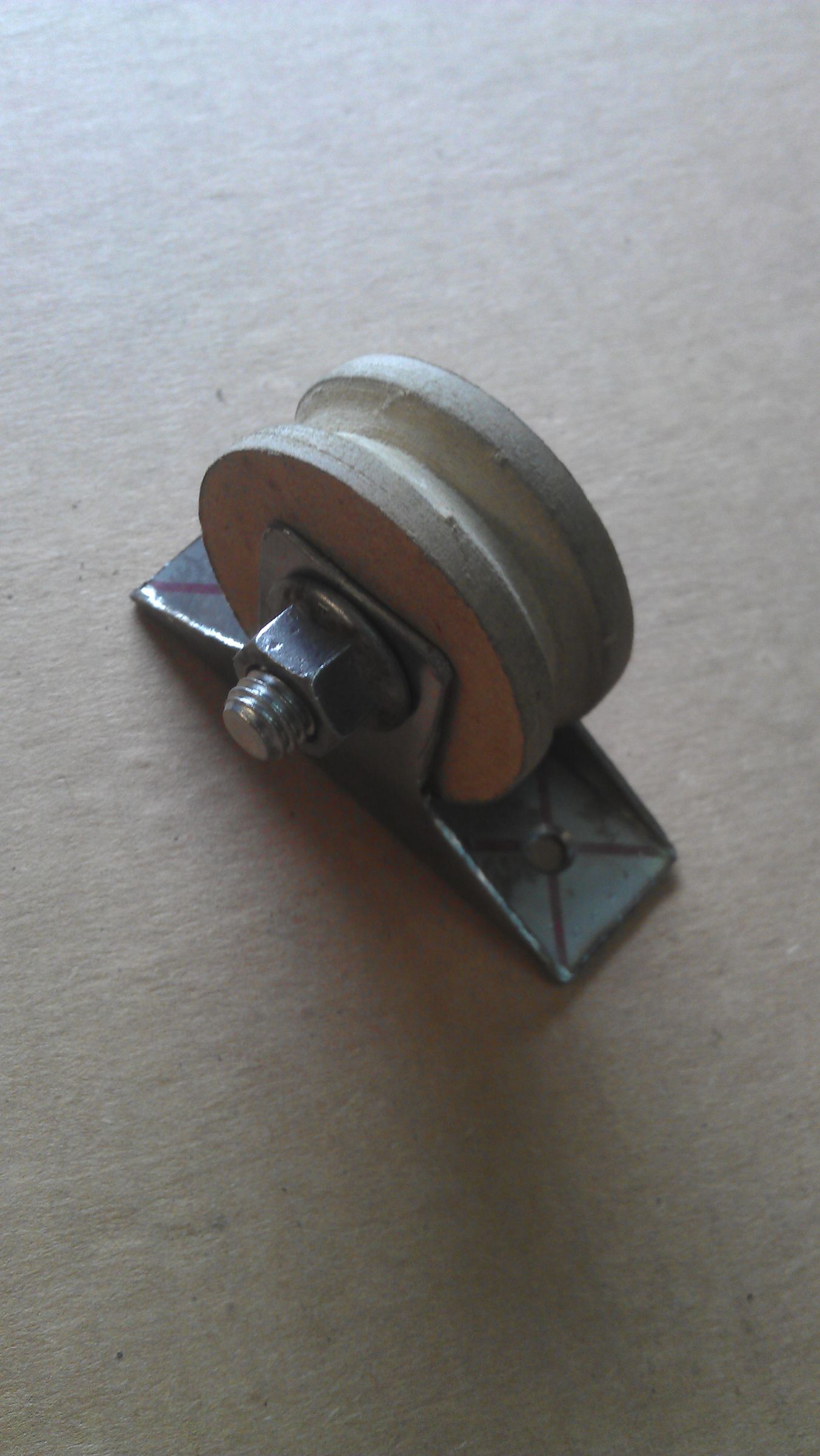 A Simple Pulley From Scrap to Finish in 20min : 4 Steps - Instructables