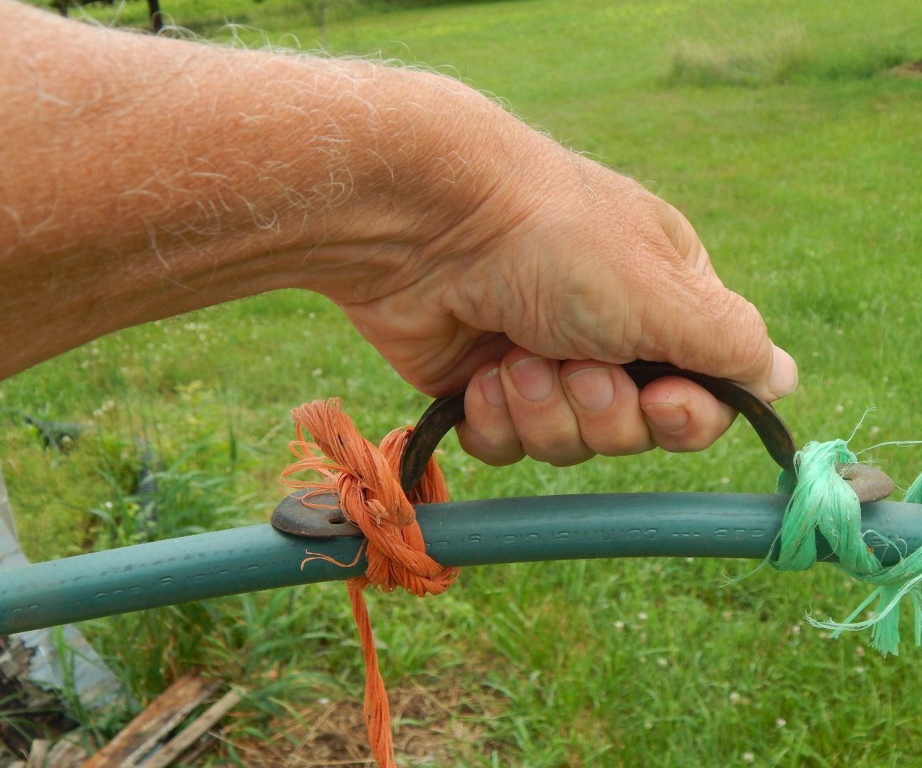 Put a Handle on Your Hose : 4 Steps - Instructables
