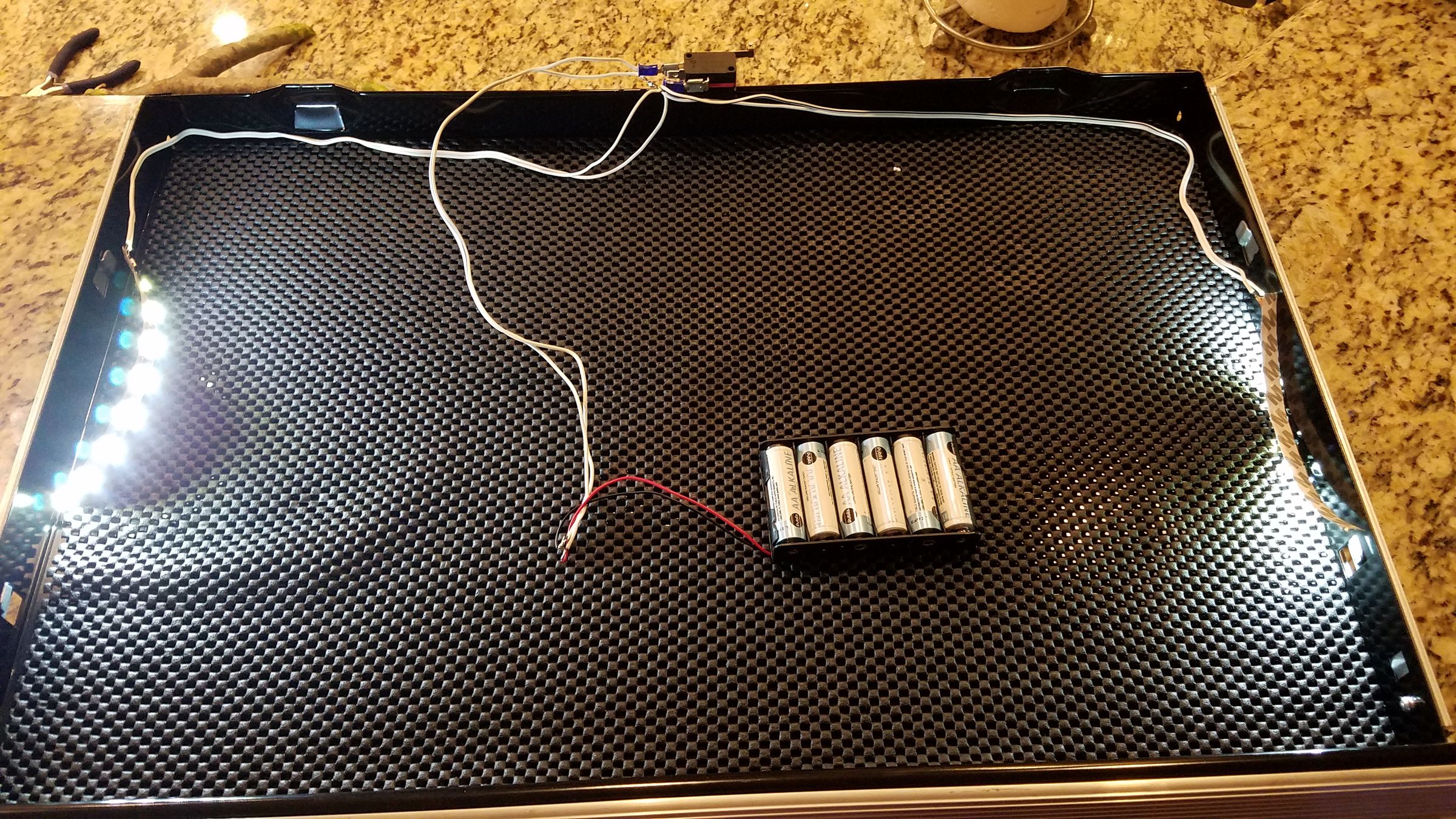 Automatic Lights for Tool Chest : 8 Steps (with Pictures) - Instructables