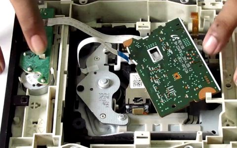 How to Salvage a DVD Drive for Free Parts : 7 Steps (with Pictures ...
