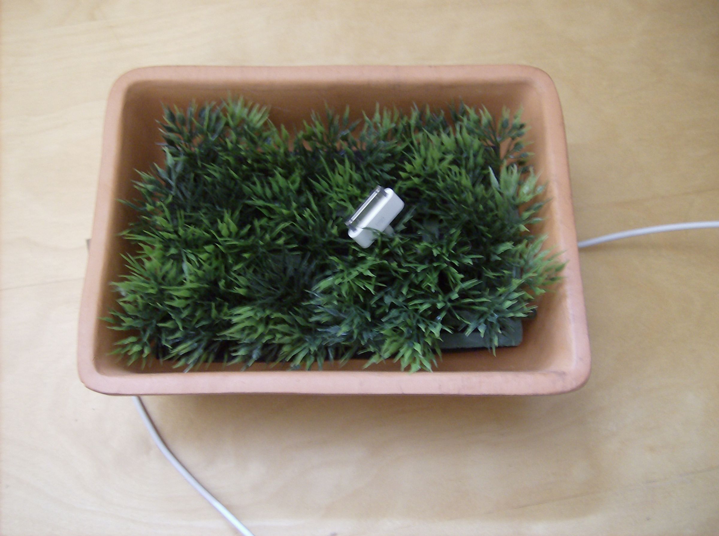 USB Grass Charging Station : 5 Steps (with Pictures) - Instructables