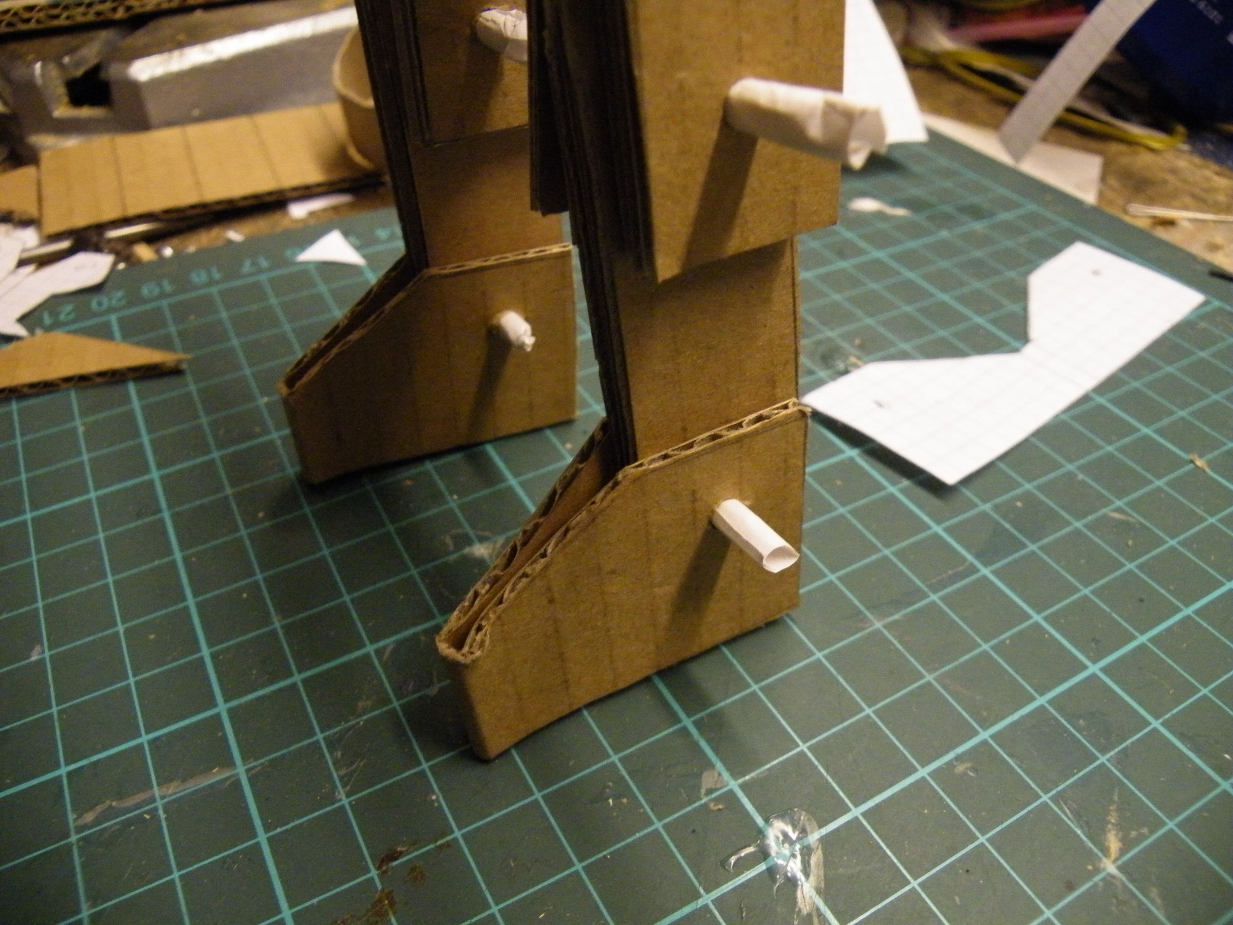 The Glueless, Poseable Cardboard Robot. : 7 Steps (with Pictures ...