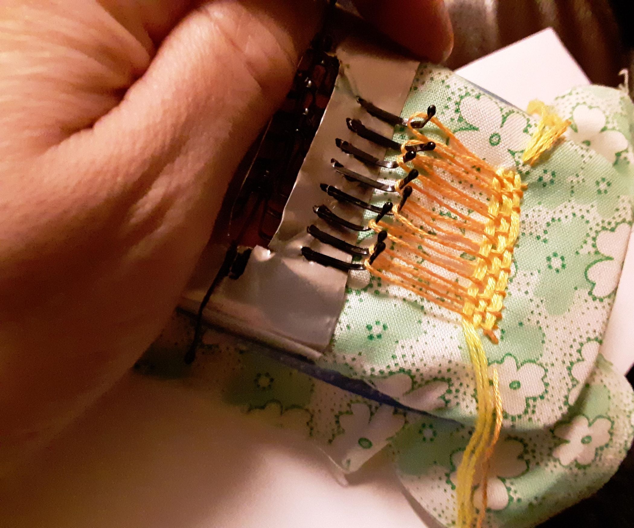 Easy Mini Darning Tool: Speedweve Style : 7 Steps - Instructables