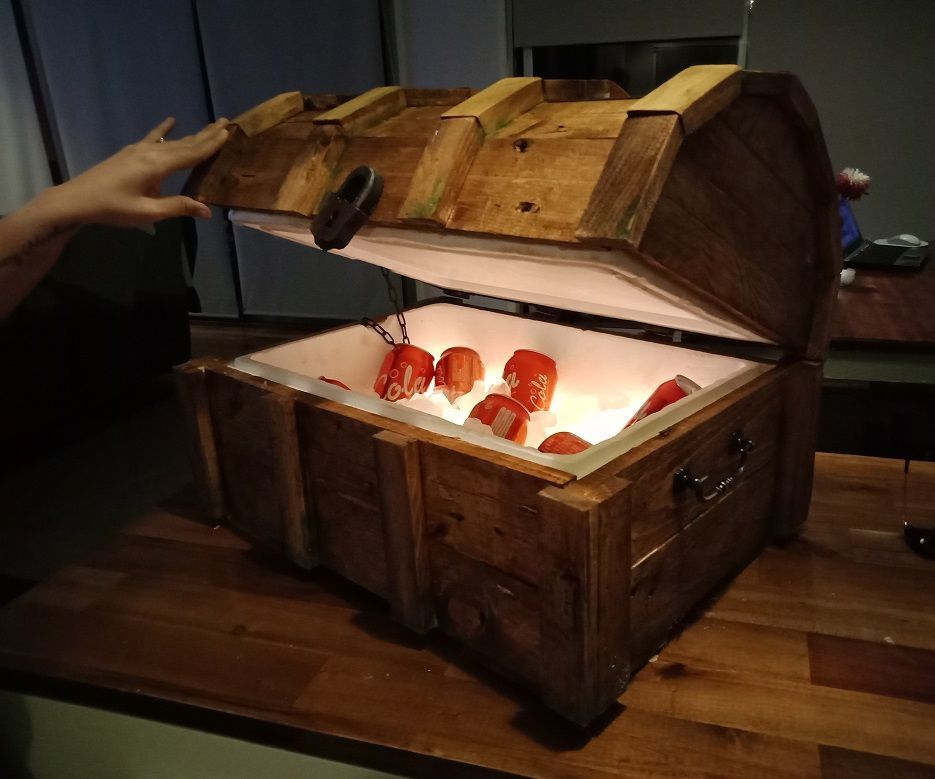 Treasure Chest Cooler Box : 10 Steps (with Pictures) - Instructables
