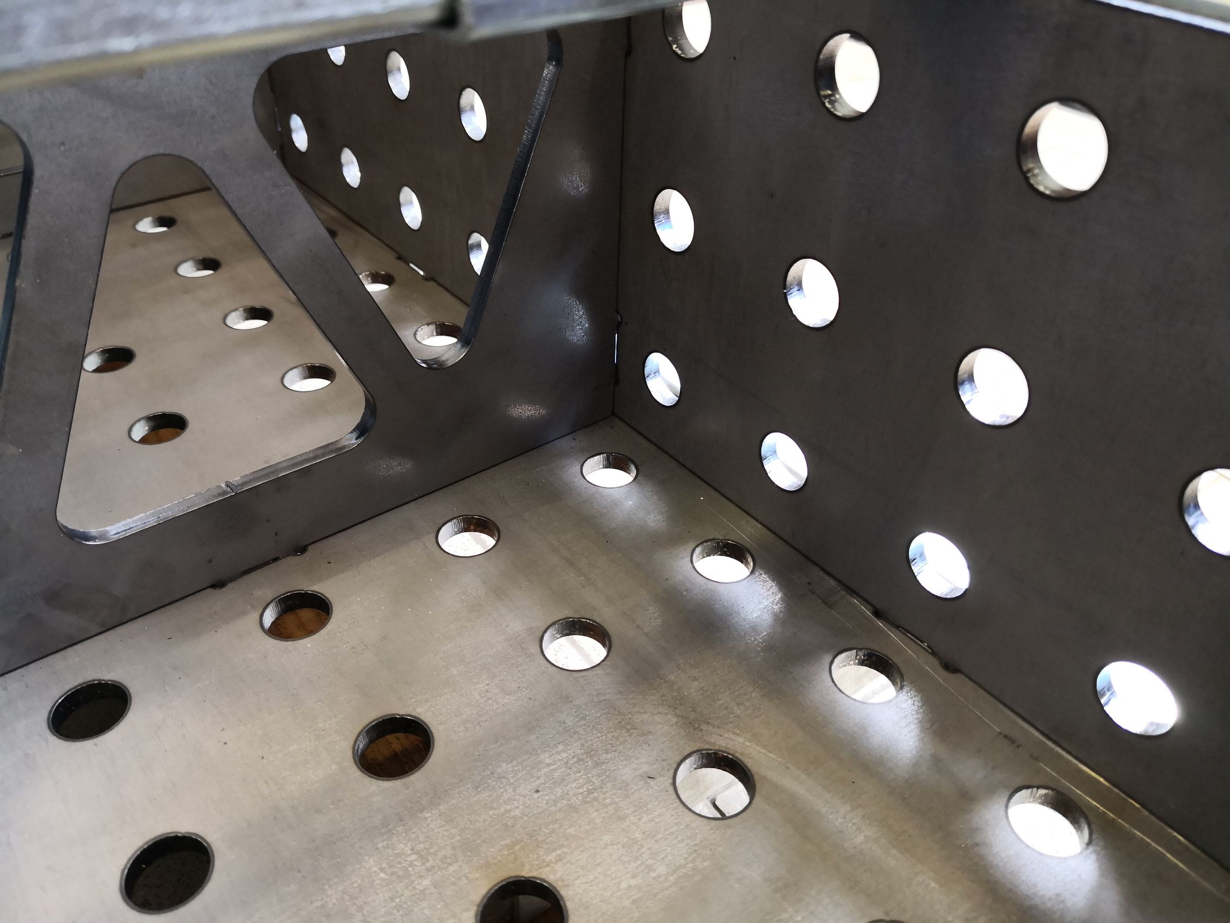 DIY Professional Grade Welding Table (with FREE Plans) : 9 Steps (with ...