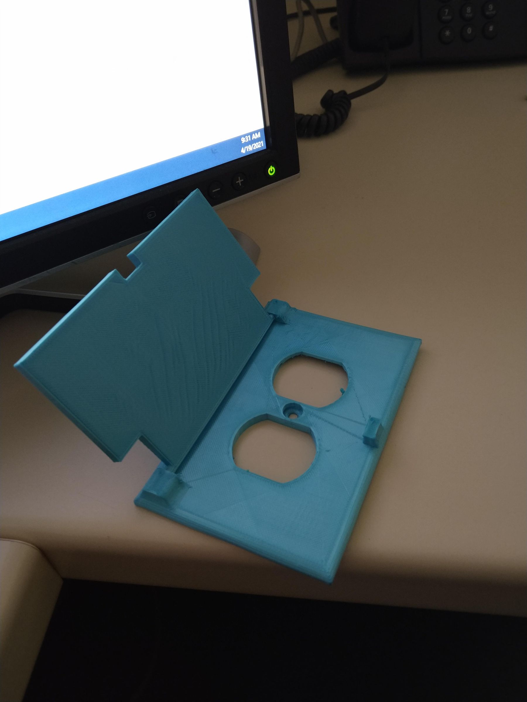 Child-Safe Outlet Cover : 5 Steps - Instructables