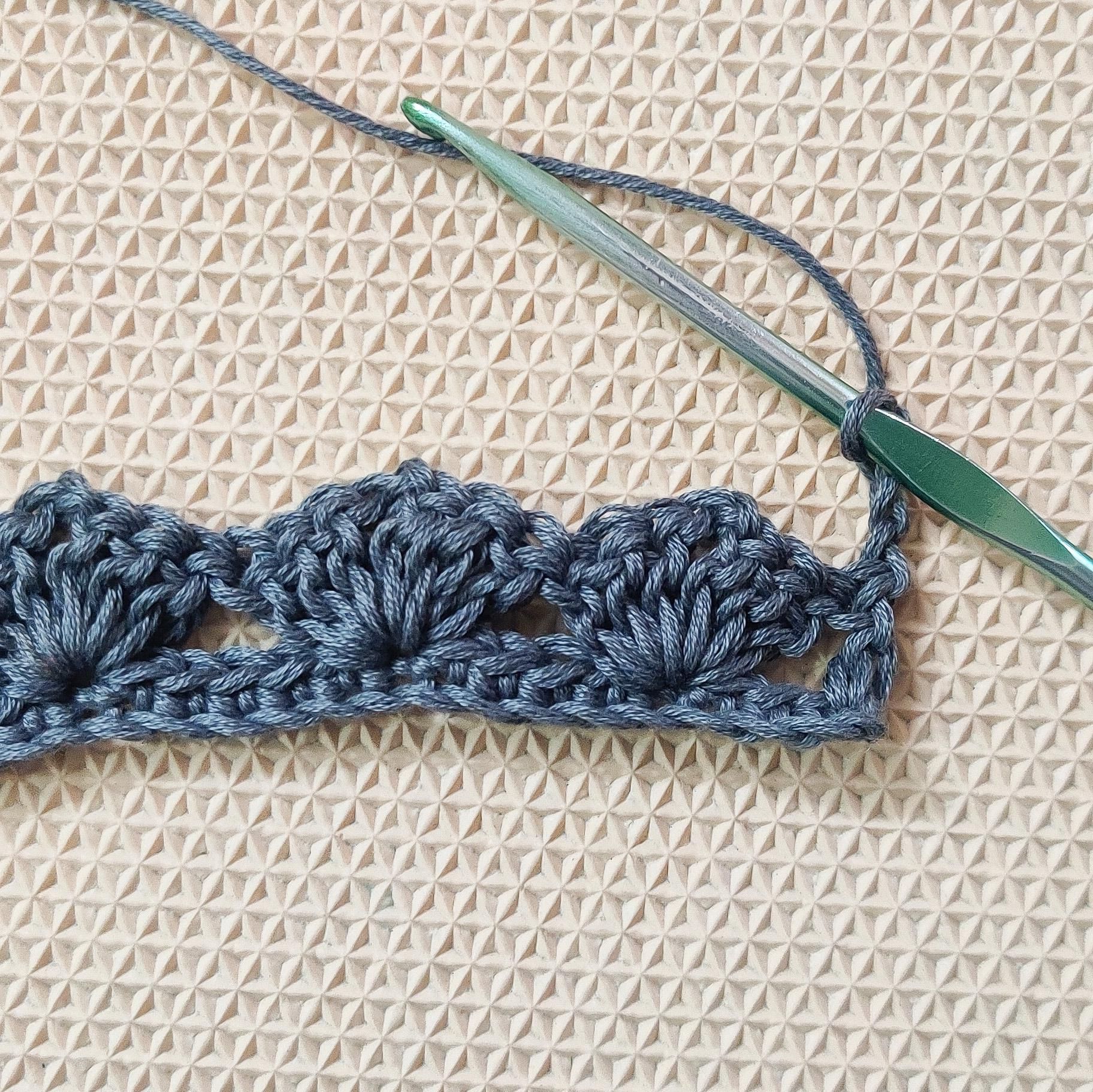 Easy Crochet Table Runner Pattern With Shell Stitch : 6 Steps (with ...