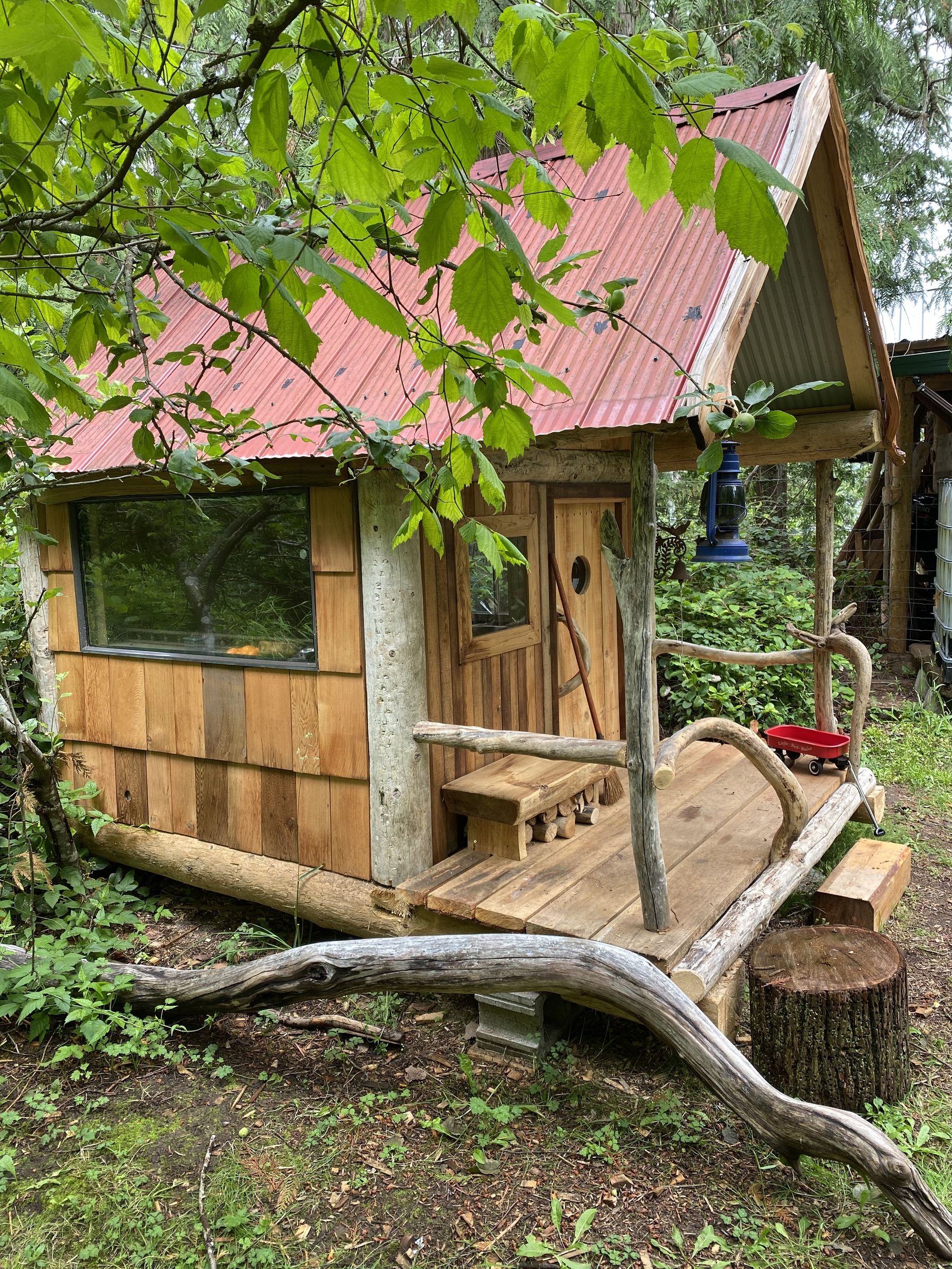 Rustic DIY Play House : 5 Steps (with Pictures) - Instructables