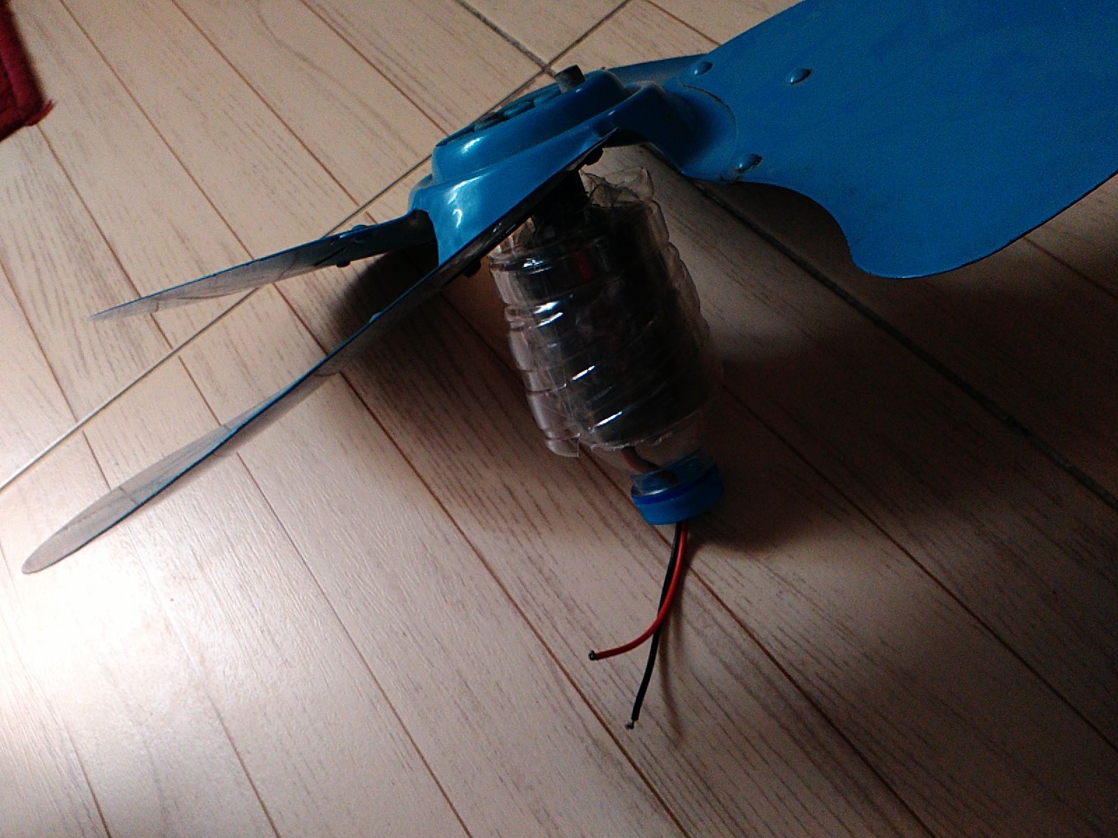 TurbineOne V2 : Super Simple Wind Turbine You Can Make Now : 5 Steps ...