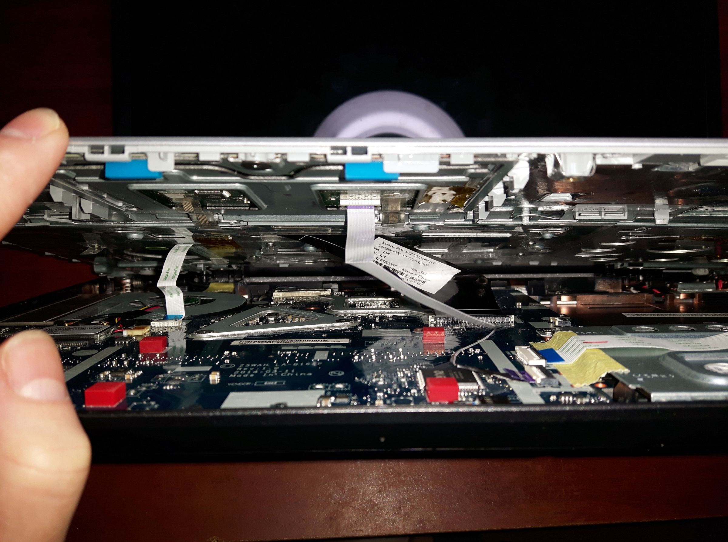 Laptop Hinge Repair/ Brass Insert Reattachment : 3 Steps (with Pictures ...
