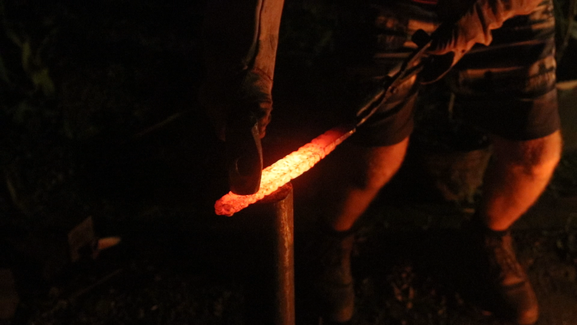 Axe Made From Bike Chain and an Old Rasp. Aka: Mad Maxe! : 13 Steps ...