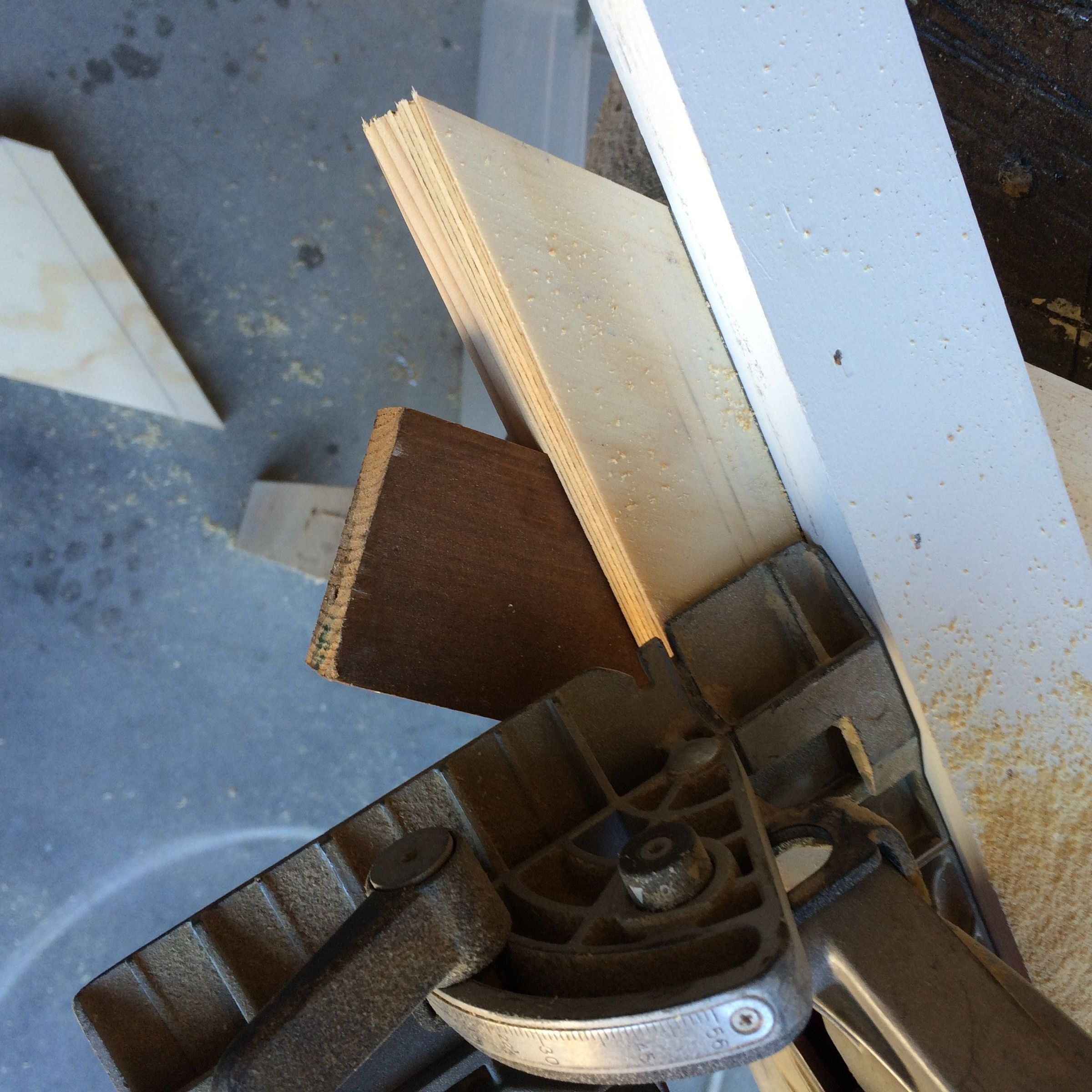 Make a Fast Easy 45 Degree Crosscut Jig : 9 Steps (with Pictures ...