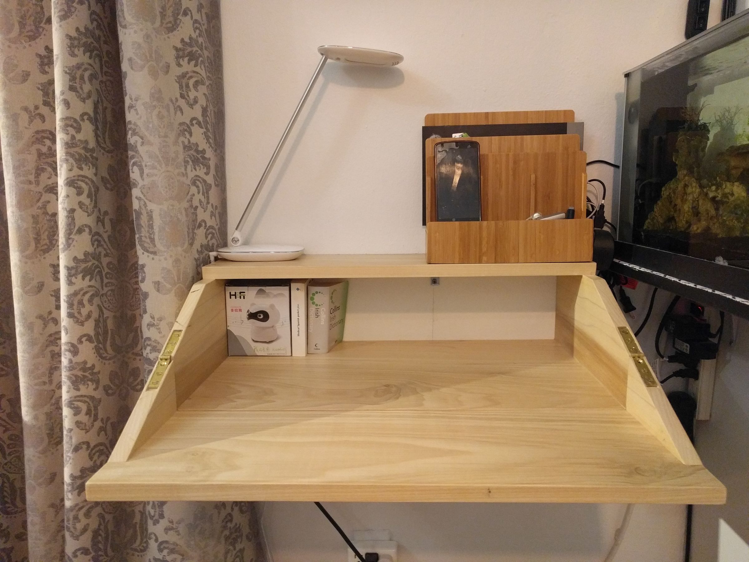 Folding Shelf Desk : 6 Steps (with Pictures) - Instructables