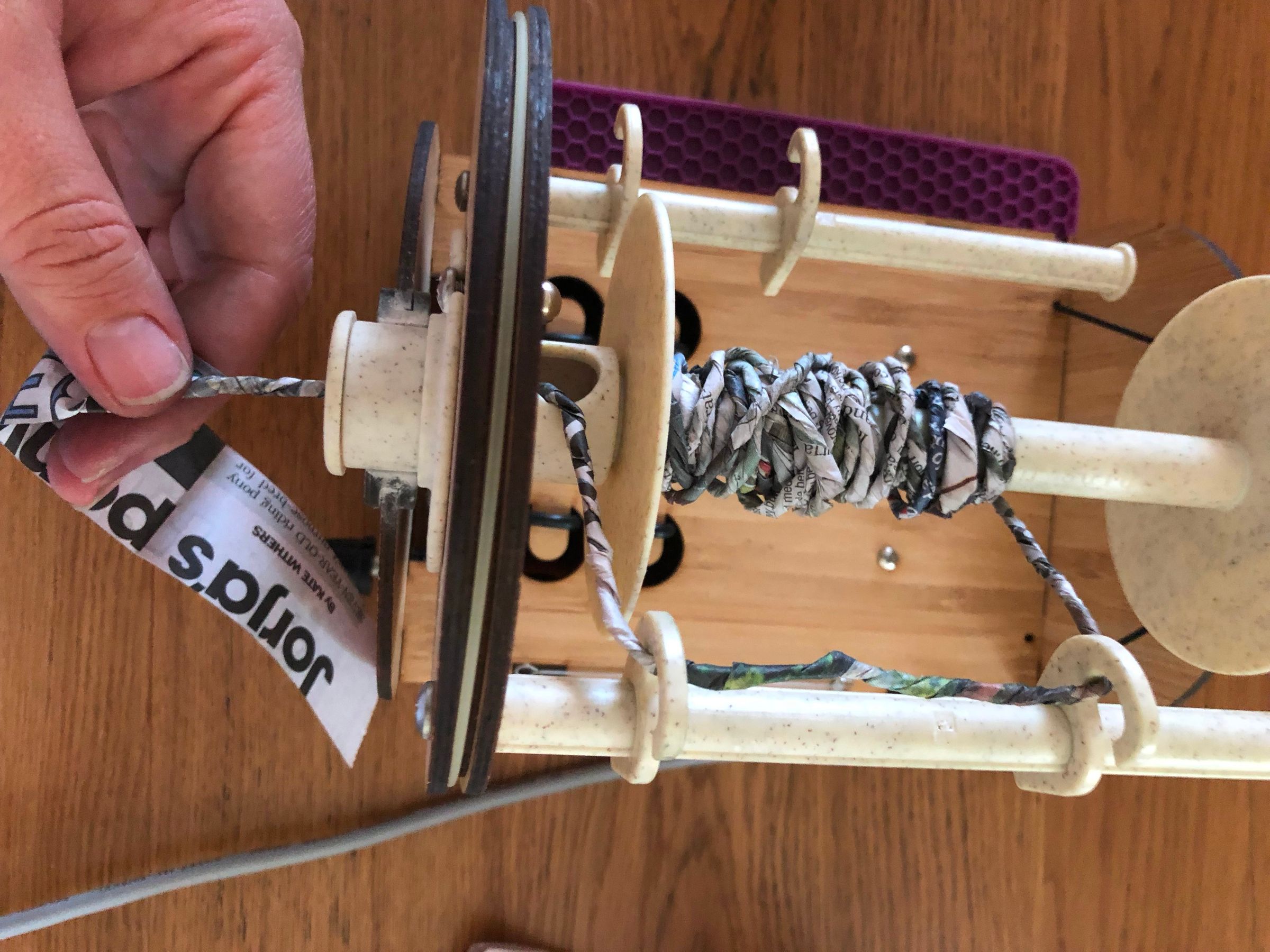 Hand Spun Newspaper Yarn : 9 Steps (with Pictures) - Instructables