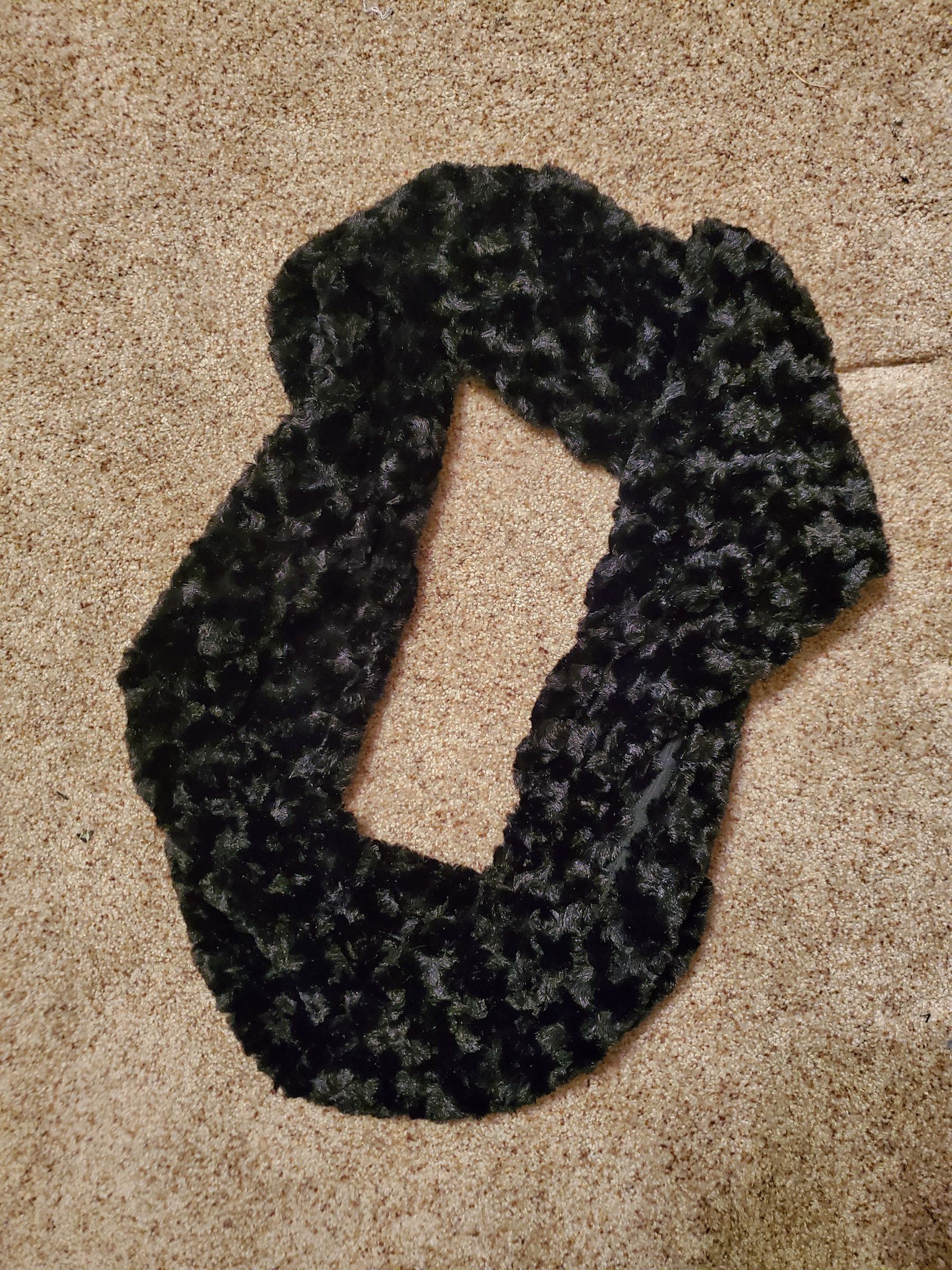 Faux Fur Mobius Infinity Scarf With Hidden Pocket : 10 Steps (with ...